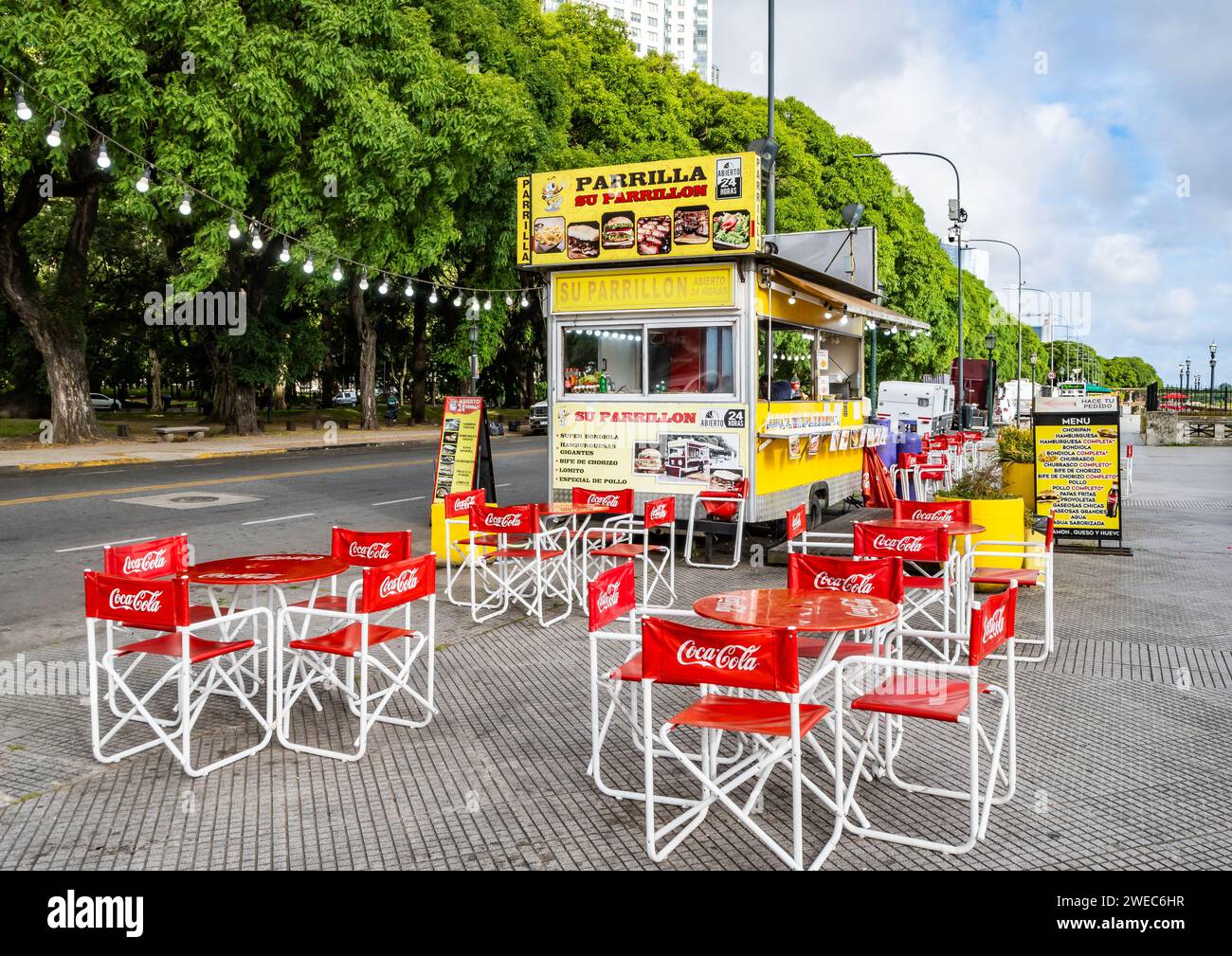 Food stands hi-res stock photography and images - Alamy