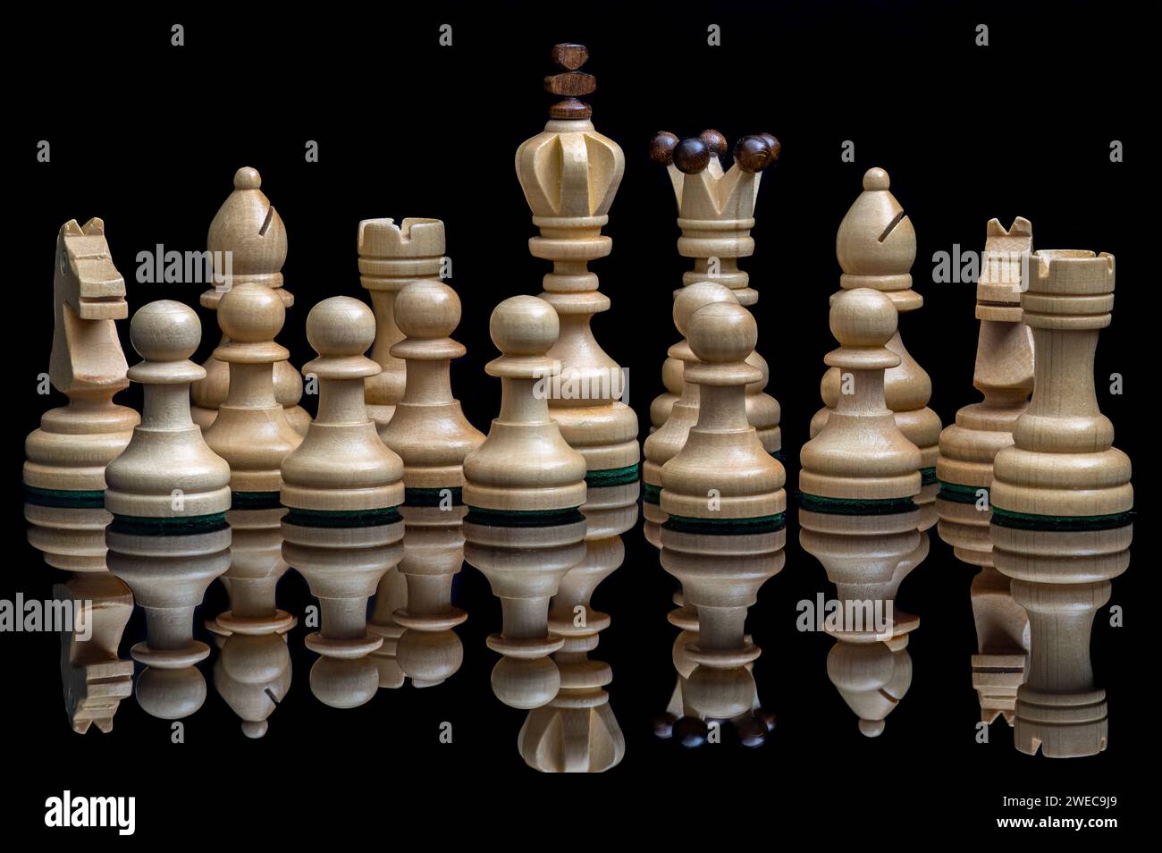 Pawn chess pieces move hi-res stock photography and images - Alamy
