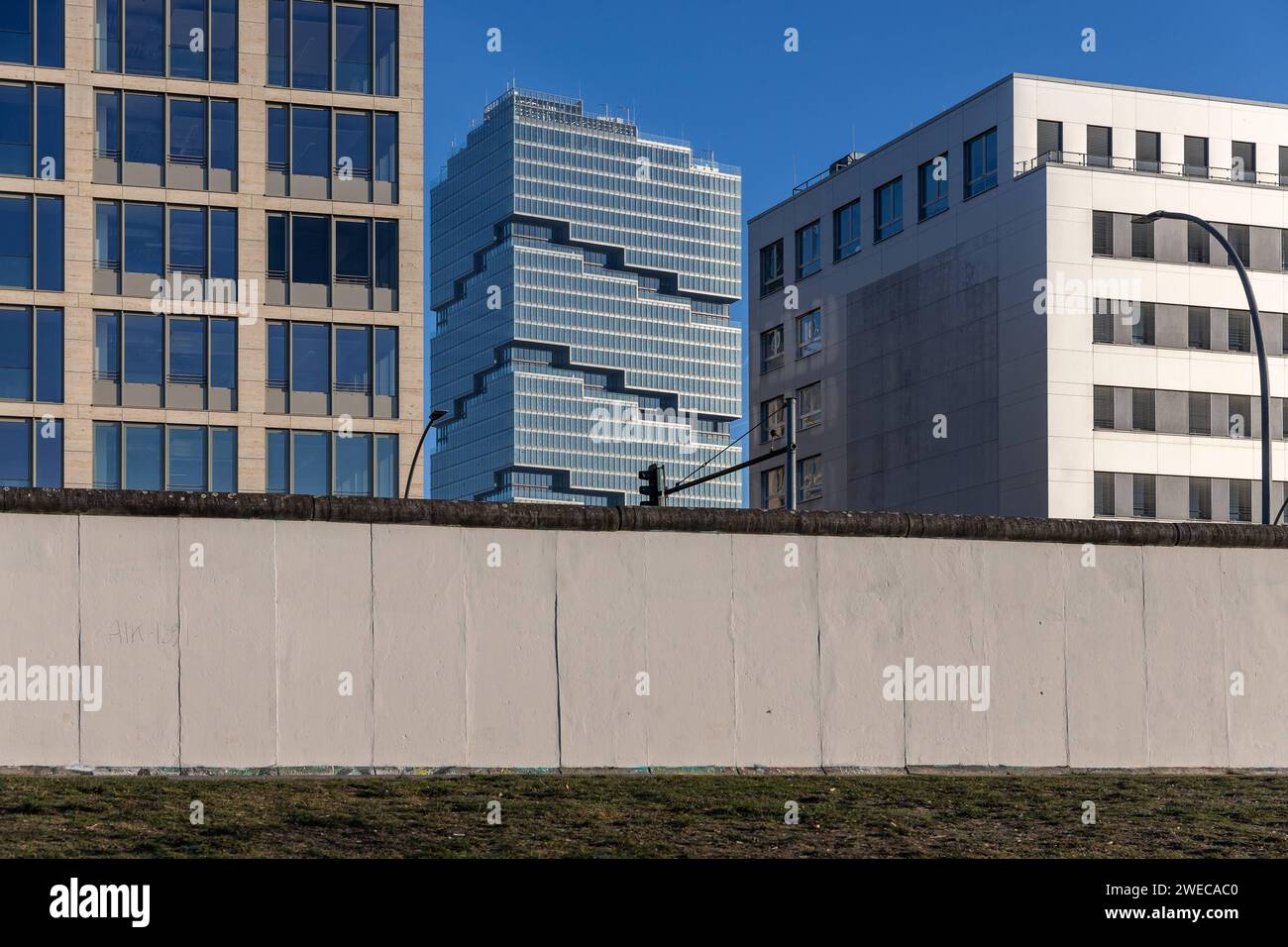Berlin Stadtansicht Edge East Side Berlin Mitte, auch Amazon Tower ...
