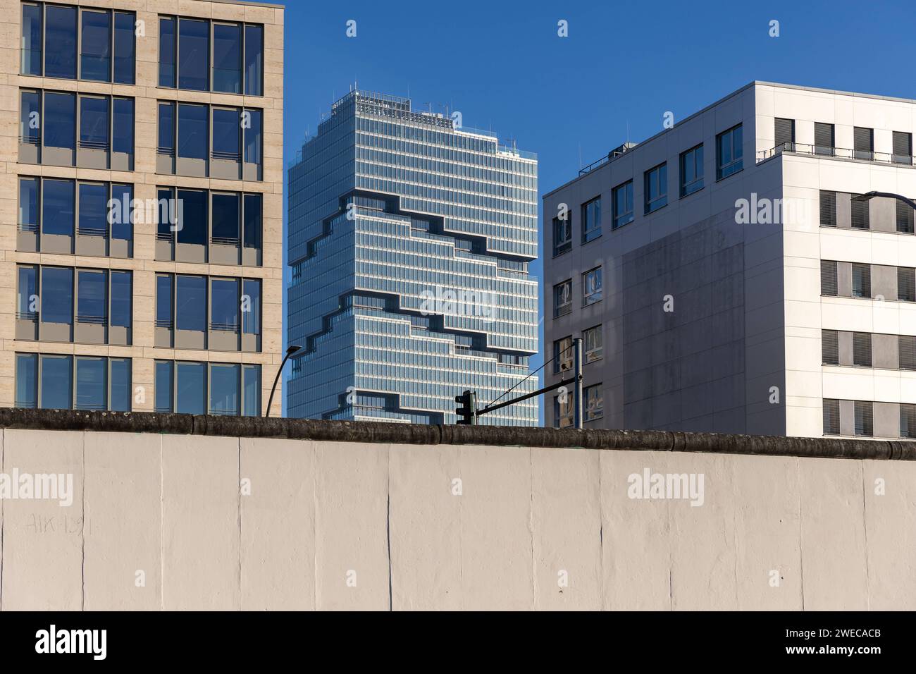Berlin Stadtansicht Edge East Side Berlin Mitte, auch Amazon Tower ...