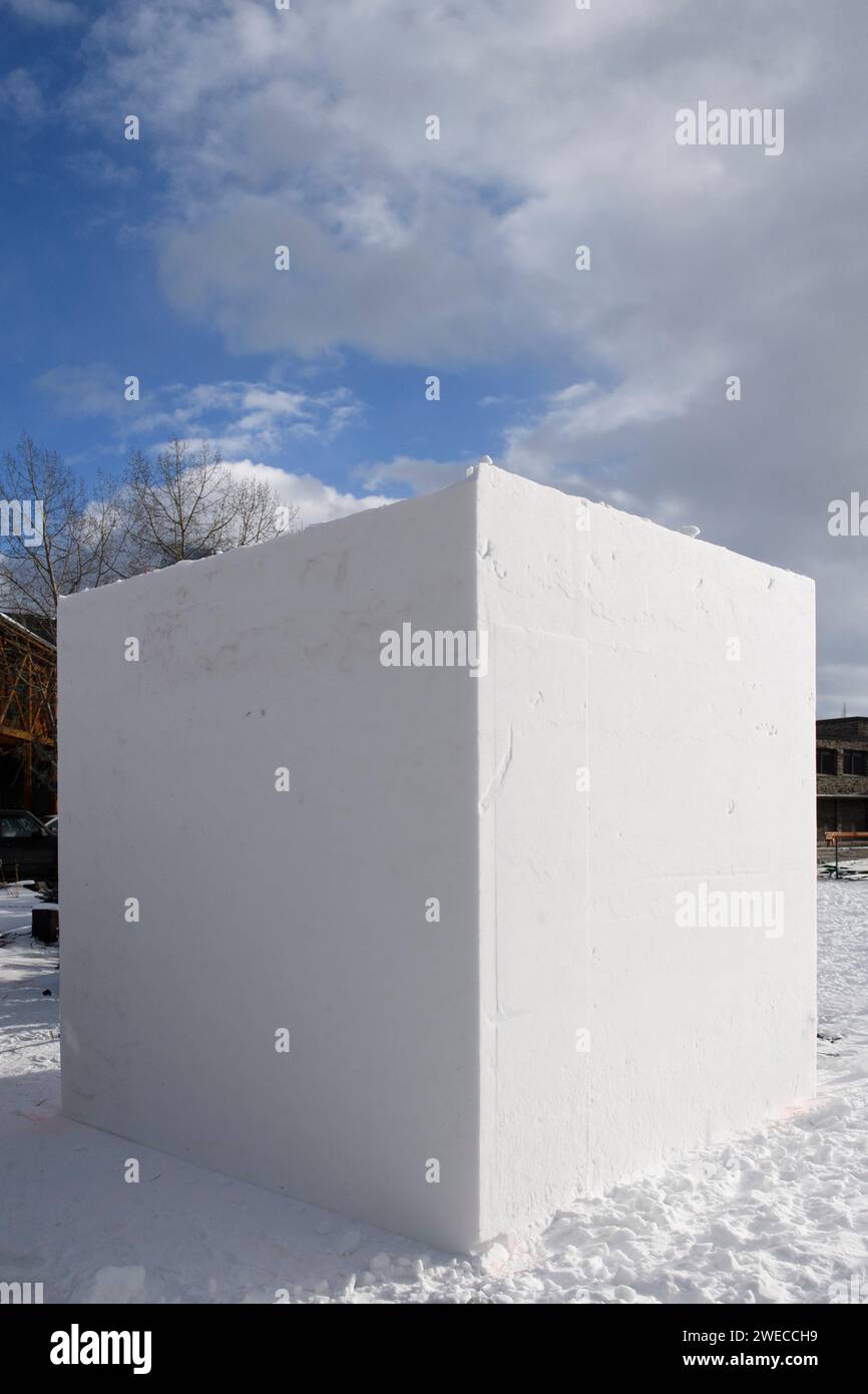 Making a cold square hi-res stock photography and images - Alamy