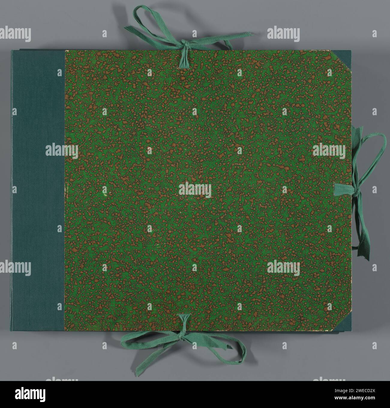 Portfolio containing the cover with the series 'How the birds came to a ...