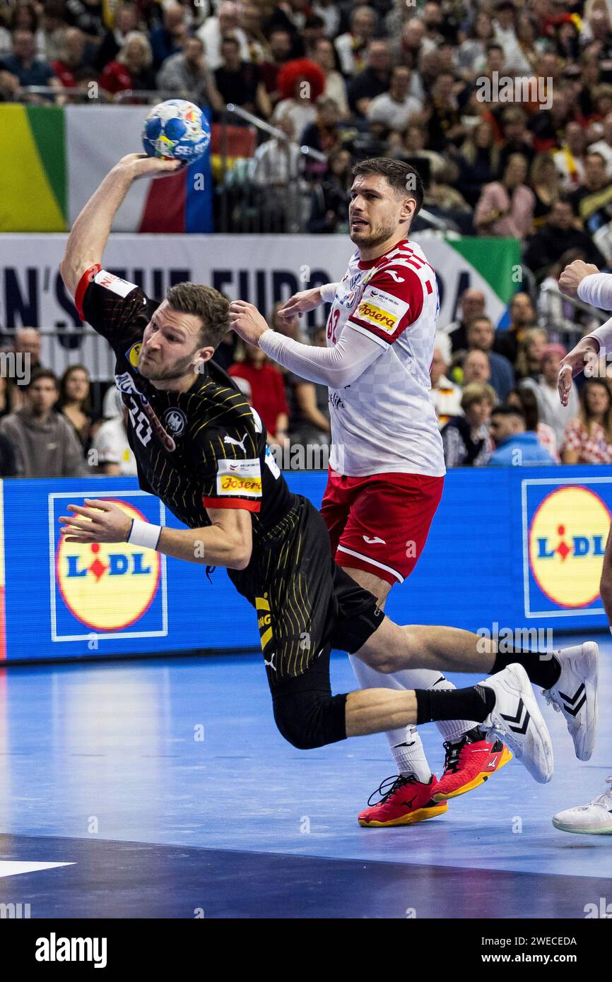 Philipp Weber (Deutschland, #20) im Wurf MEN?S EHF EURO 2024 ...