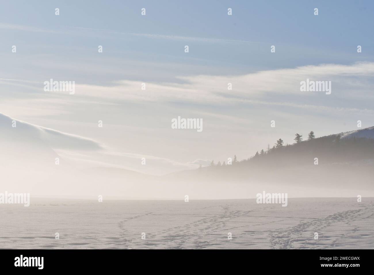 Mist in the mountains hi-res stock photography and images - Alamy