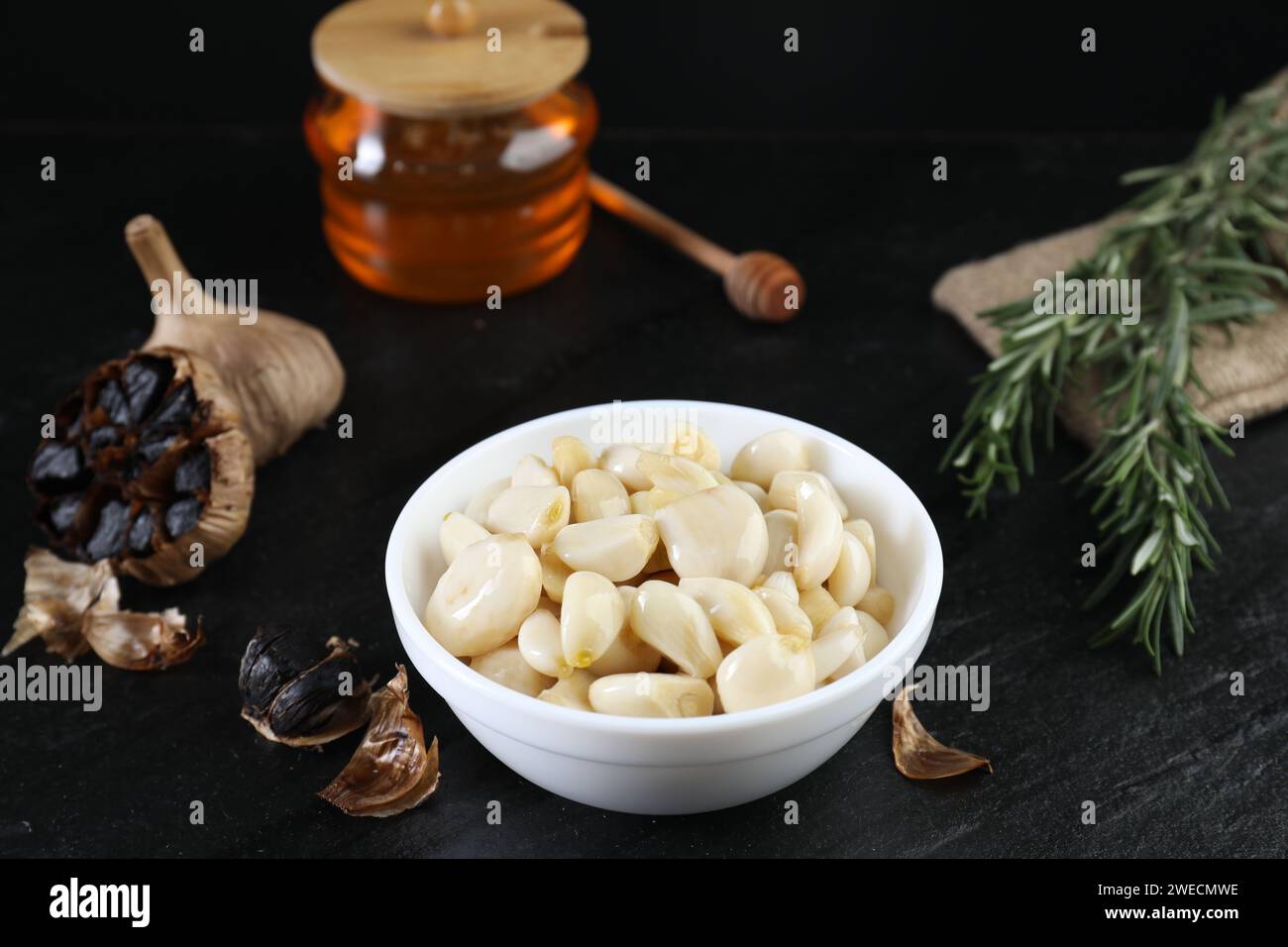 Black garlic fermented hi-res stock photography and images - Alamy