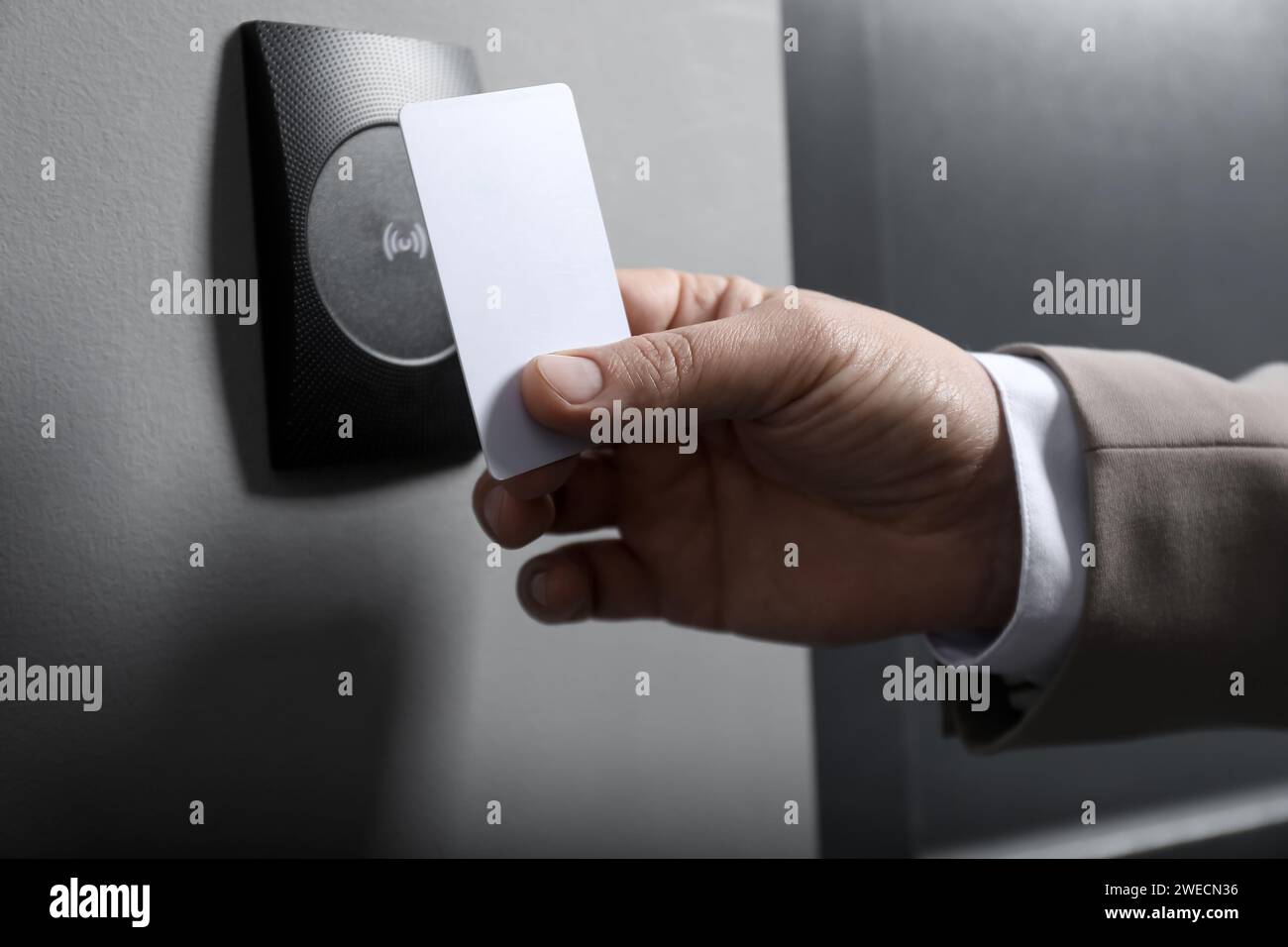 Key card pass white hi-res stock photography and images - Alamy