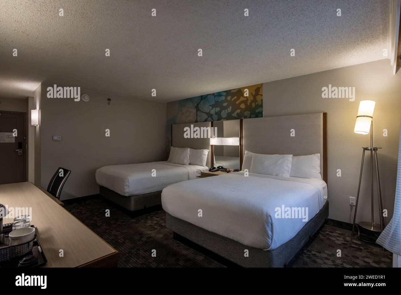 Full room hi-res stock photography and images - Alamy