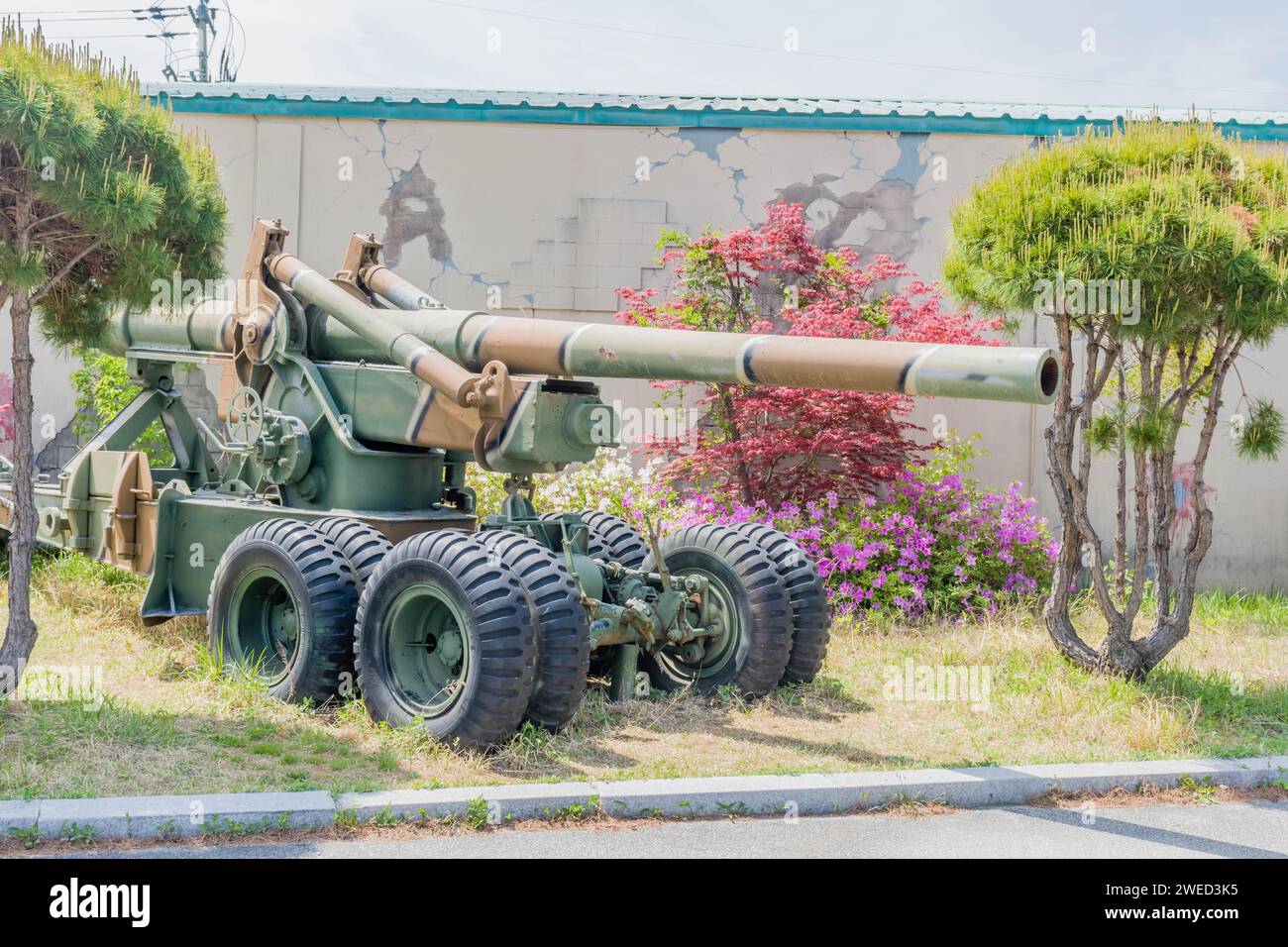 Side view of eight inch antitank gun on display at Unification ...