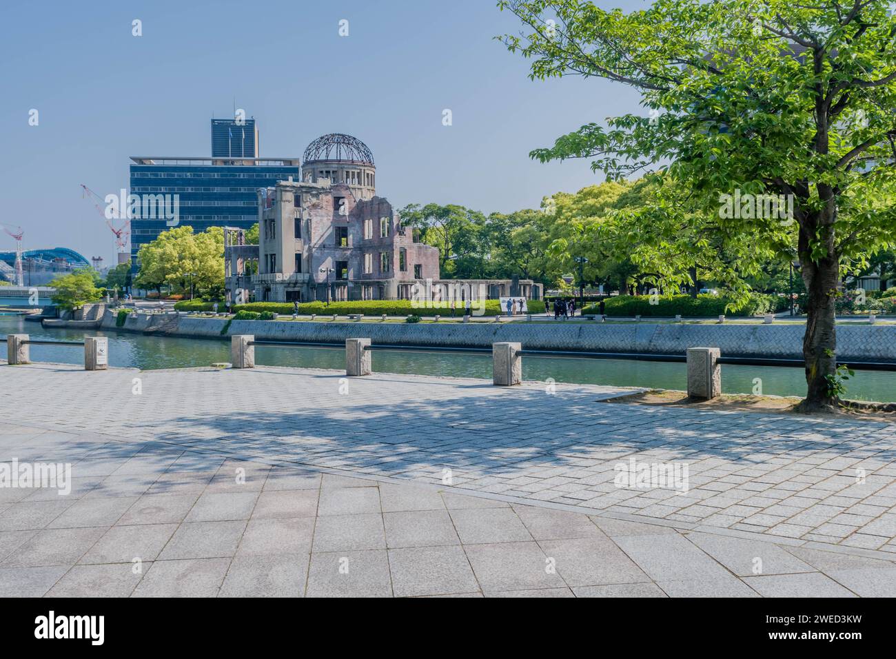 Hiroshima peace memorial park dome hi-res stock photography and images ...