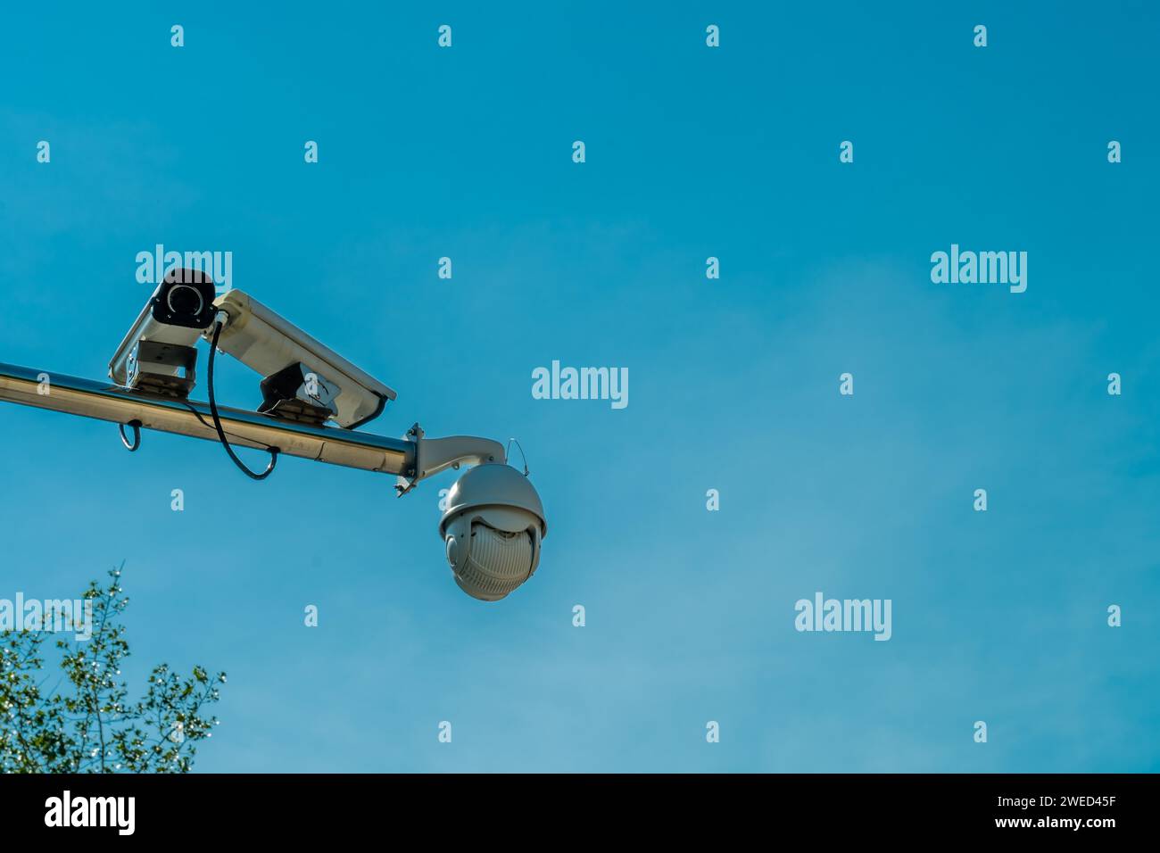 Under cameras hi-res stock photography and images - Alamy