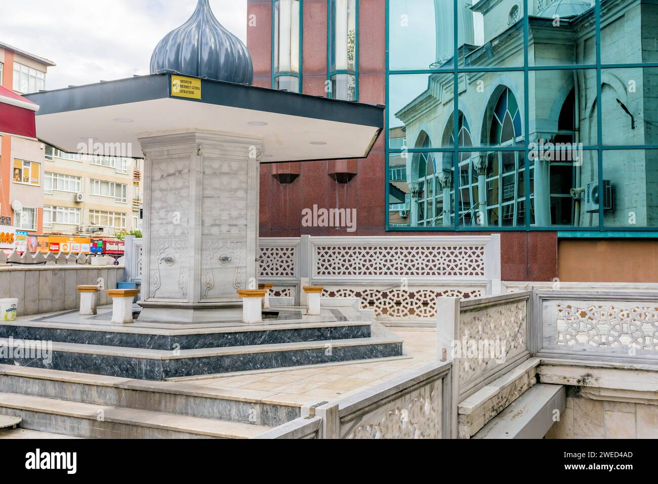 Public ablution fountain in courtyard of urban mosque in Istanbul ...