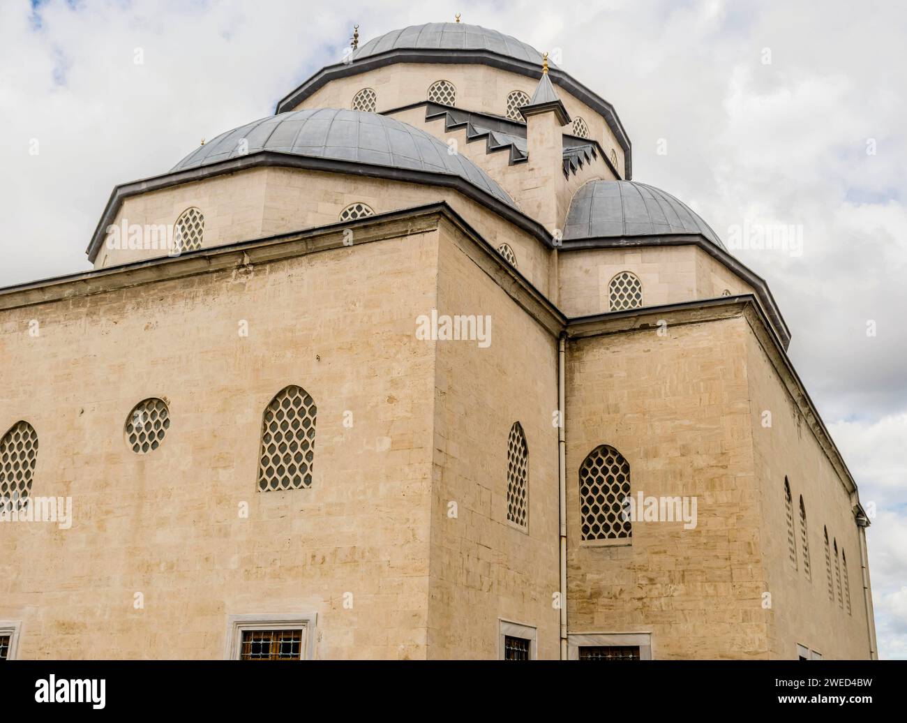 Closeup of Muslim mosque in downtown Istanbul, Turkiye Stock Photo - Alamy