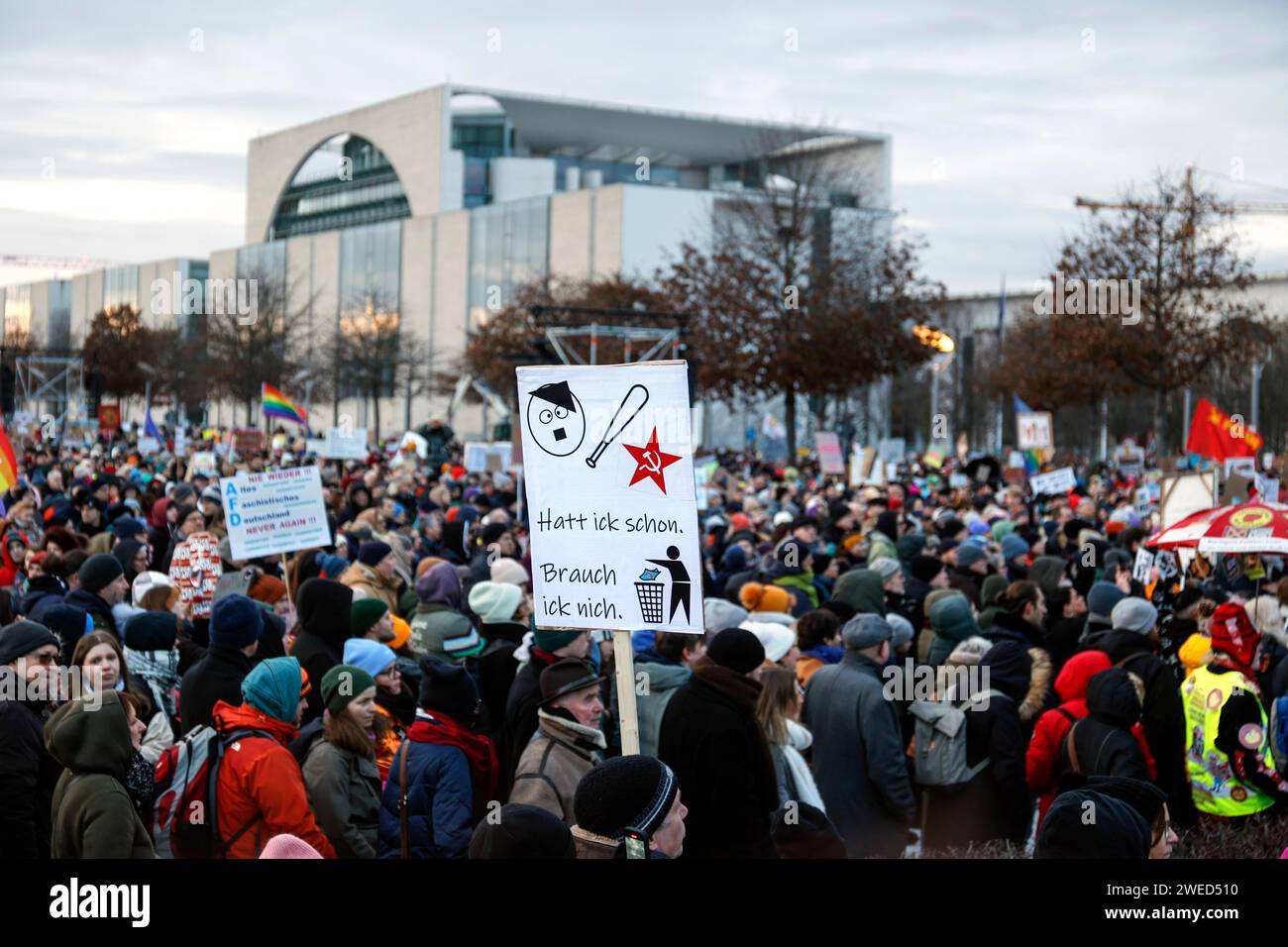Around 100, 000 people gathered in front of the Bundestag on Sunday to ...