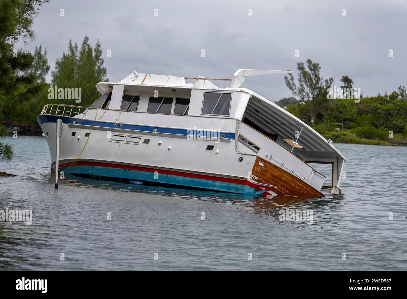 Shipwreck after Hurricane Bermuda Stock Photo - Alamy