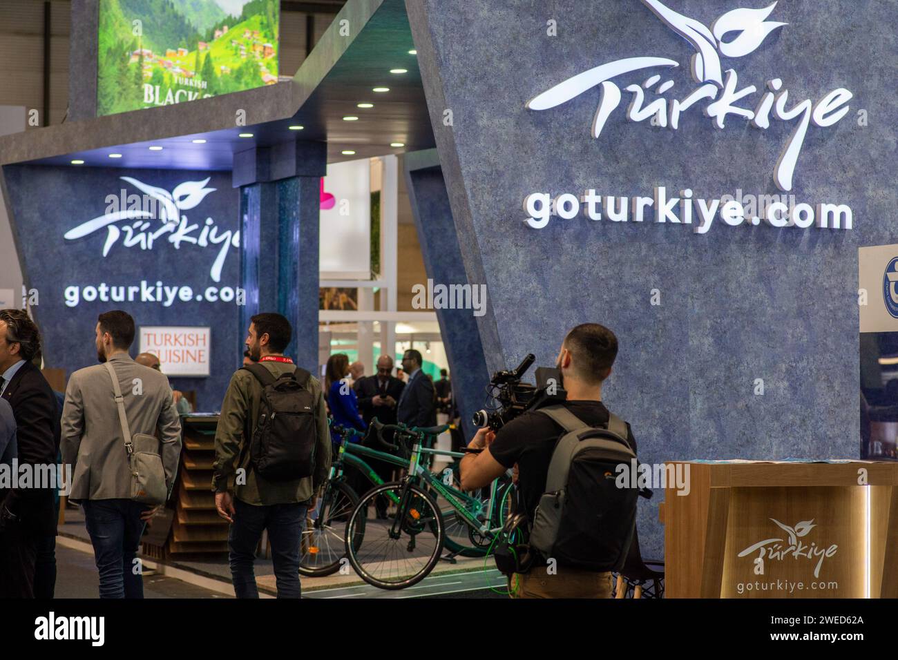 Fitur 2024 hi-res stock photography and images - Alamy