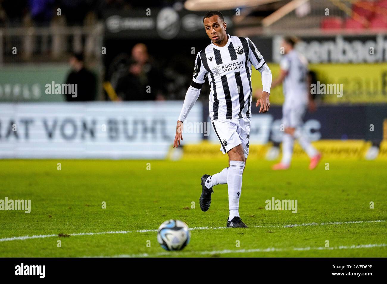 Sandhausen, Deutschland. 24th Jan, 2024. Yassin Ben Balla (SVS, 26), am ...