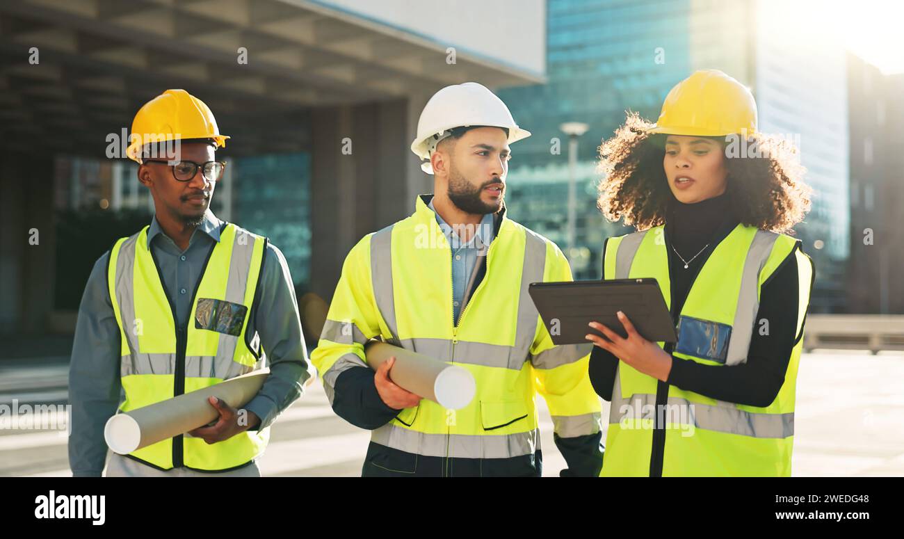 Show building site group people hi-res stock photography and images - Alamy