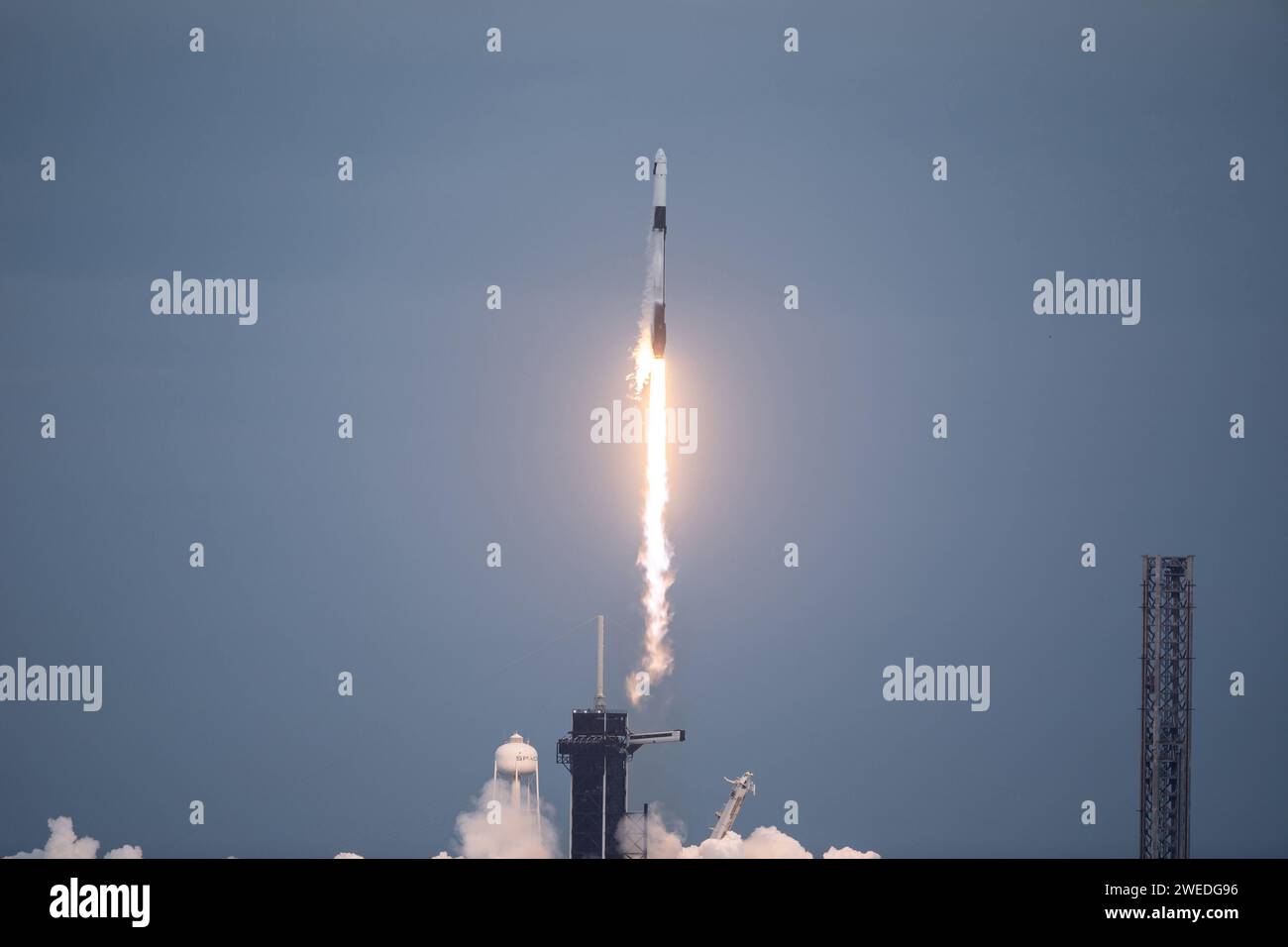 KSC, Florida, USA. 18th Jan, 2024. A SpaceX Falcon 9 rocket carrying the company's Dragon ...