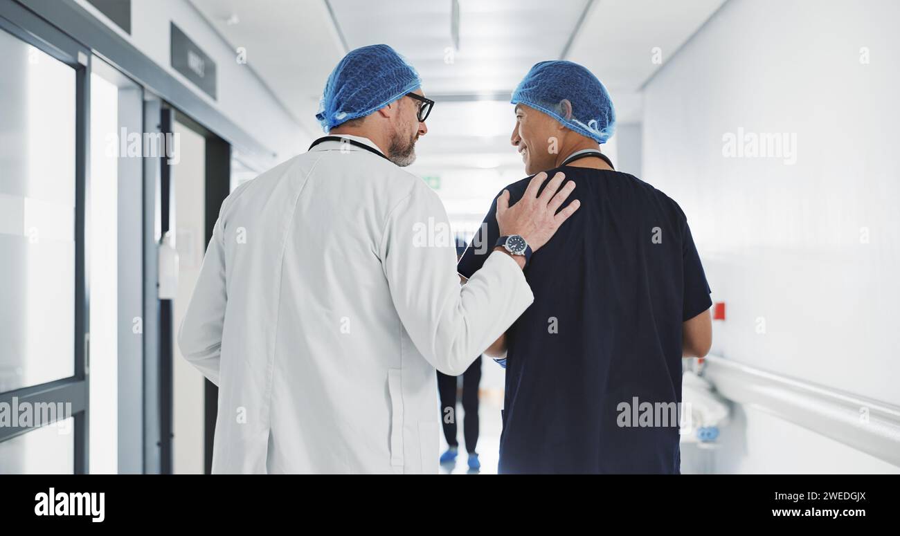 Doctor nurse discuss on surgery hi-res stock photography and images - Alamy