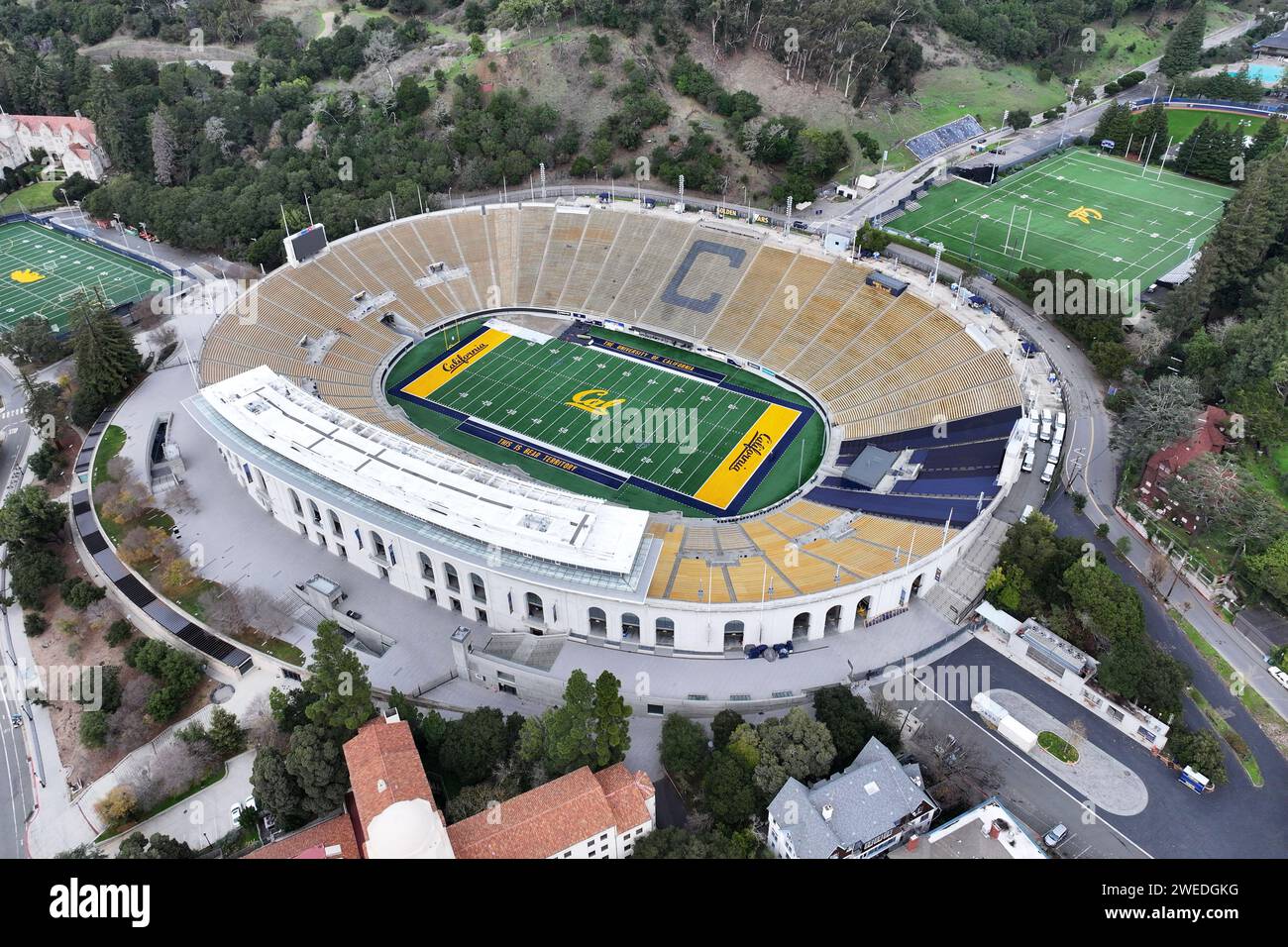 California memorial stadium aerial hi-res stock photography and images ...