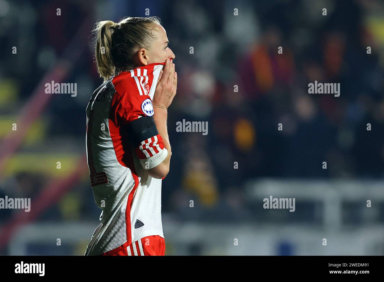 Maria luisa grohs fc bayern munchen hi-res stock photography and images ...