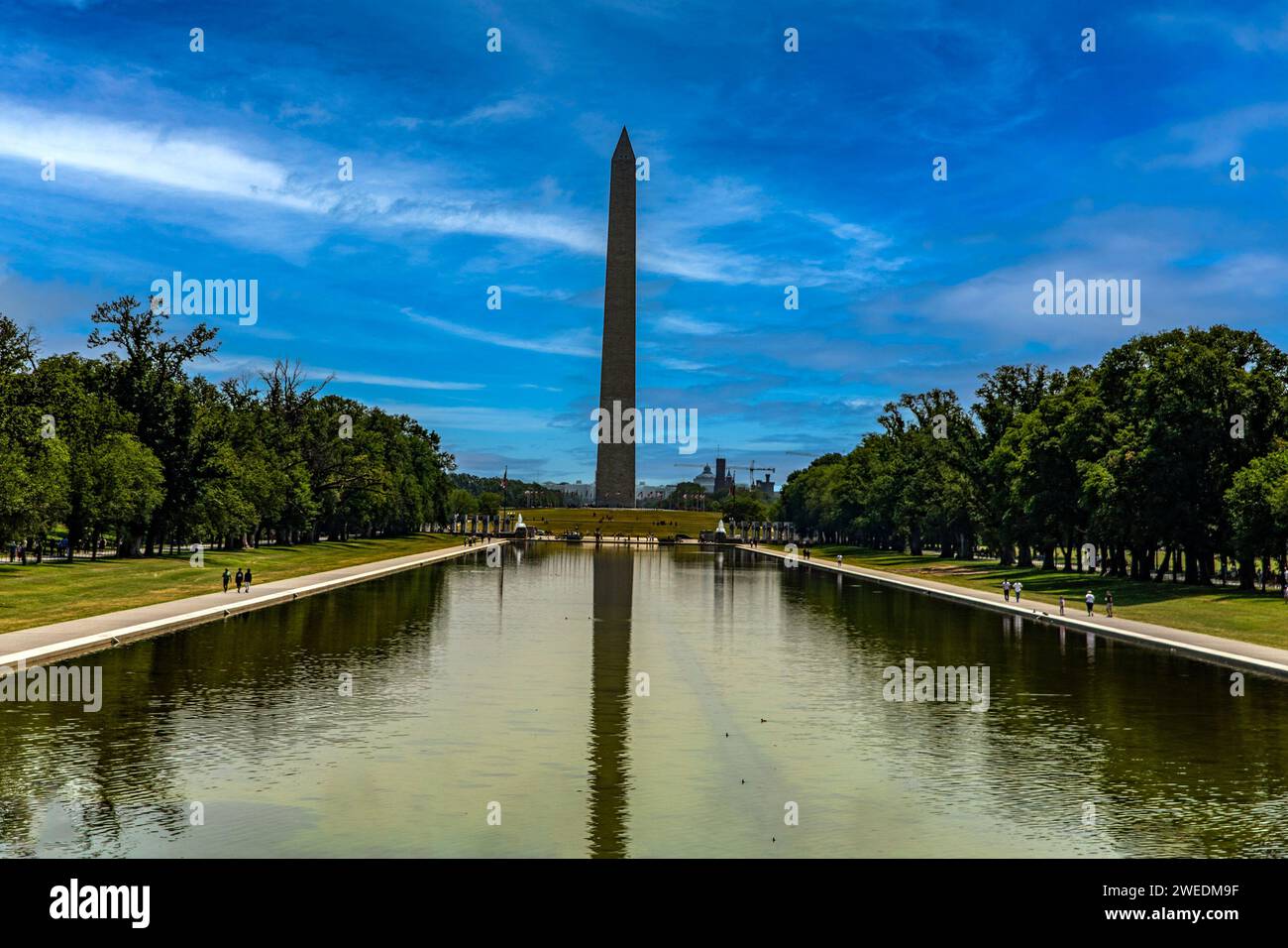 The obelisk of President George Washington under a blue summer sky on ...