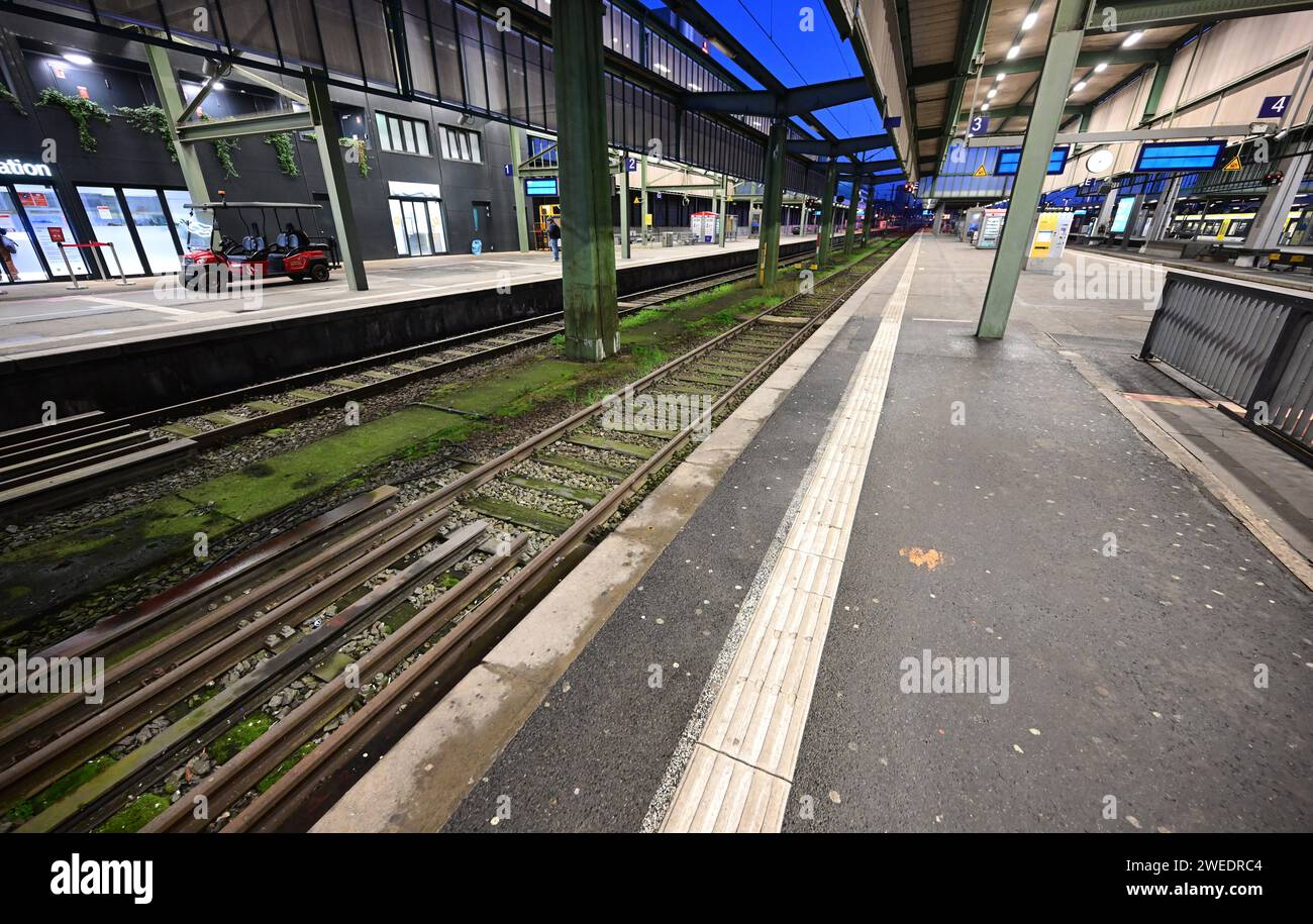 Stuttgart, Germany. 25th Jan, 2024. Empty platforms can be seen at the ...