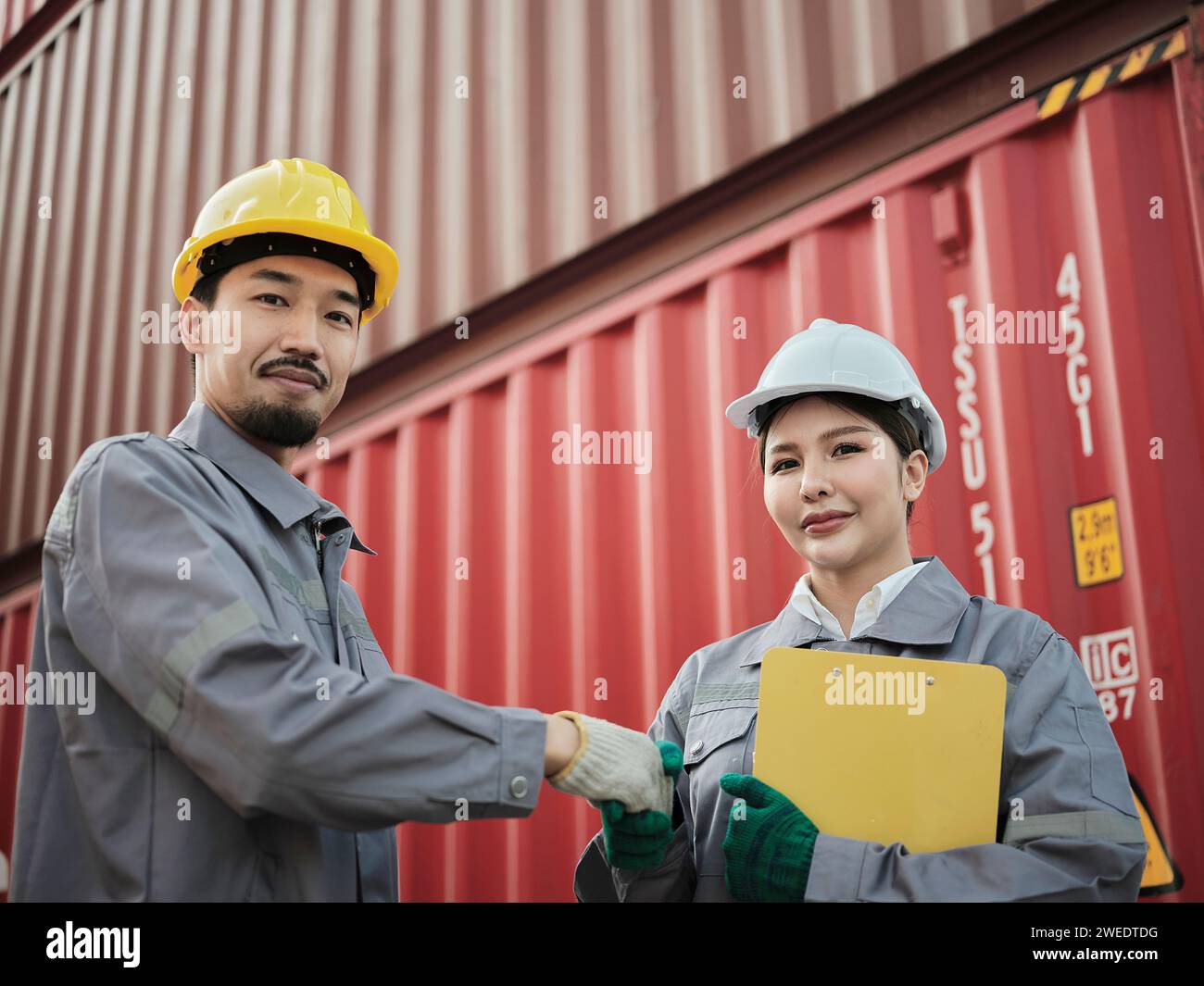 Work done by hand hi-res stock photography and images - Alamy