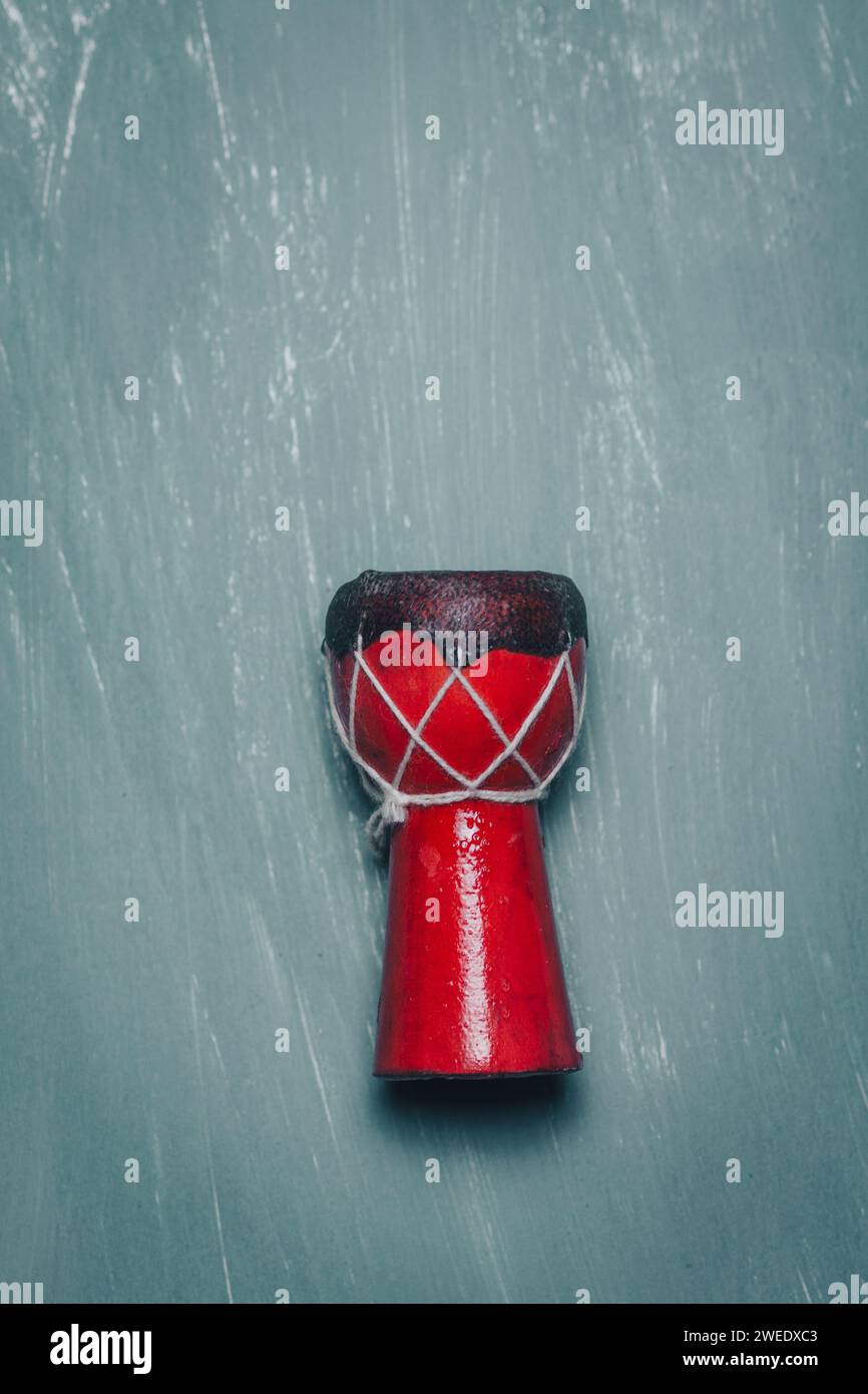 Arabic instrument and tablah hi-res stock photography and images - Alamy