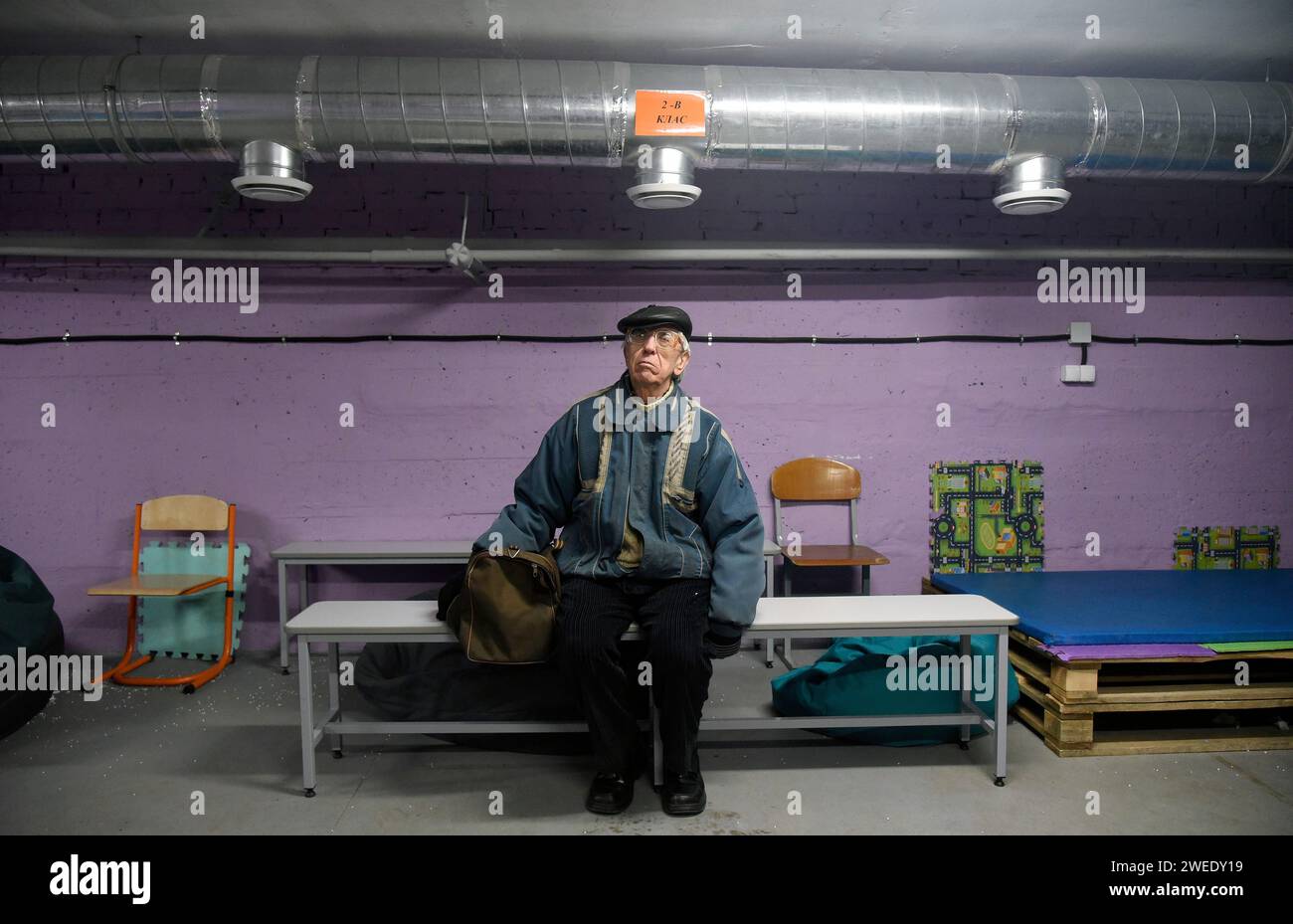 Non Exclusive: KYIV, UKRAINE - JANUARY 23, 2024 - A man sits on the ...