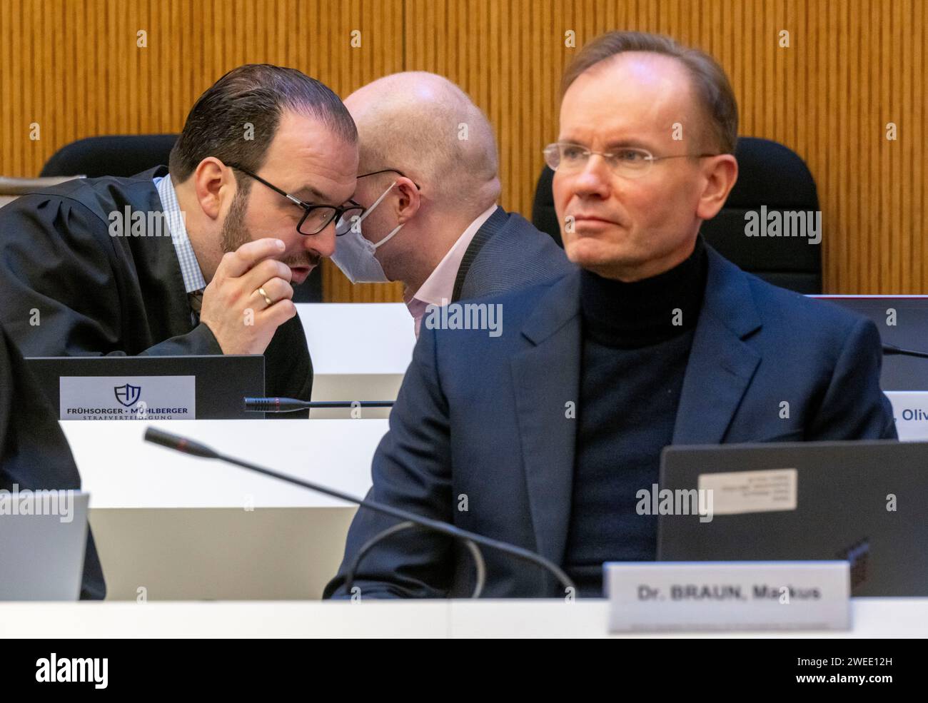 25 January 2024, Bavaria, Munich: Markus Braun (r), former CEO of ...
