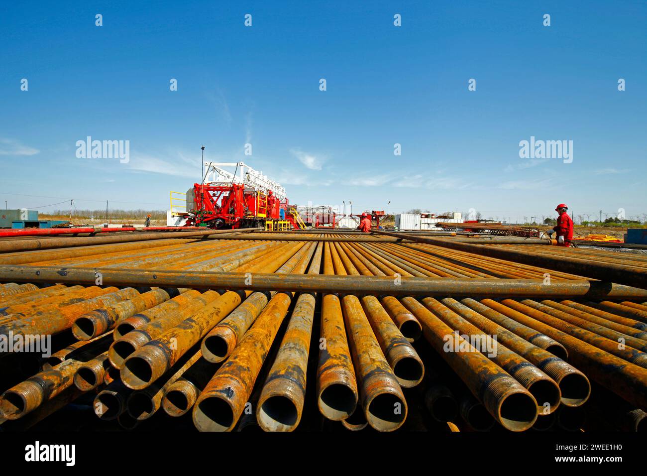 Drill pipe threads hi-res stock photography and images - Alamy