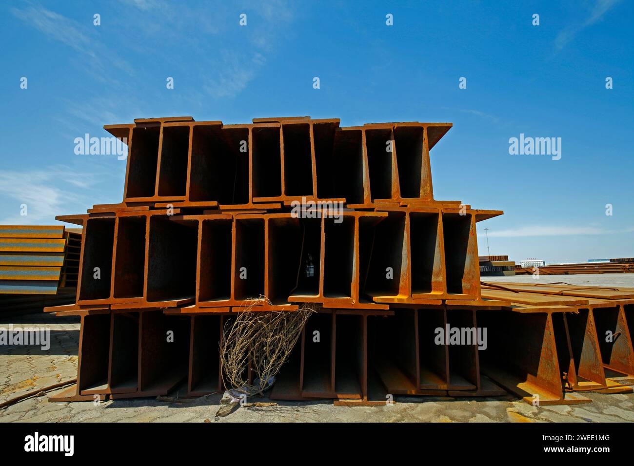 Steel channel bar hi-res stock photography and images - Alamy