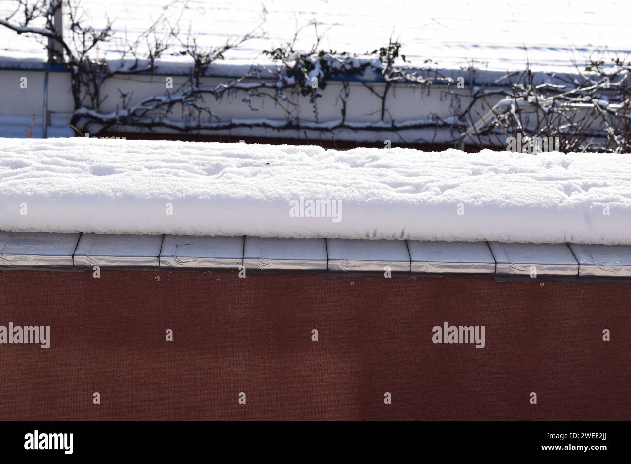 snow on the roof Stock Photo - Alamy