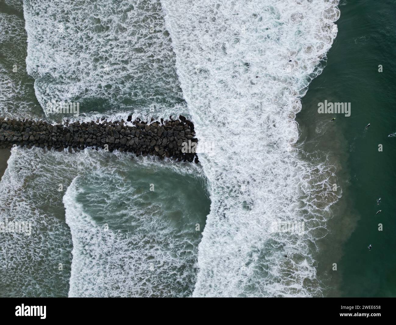 Hitting wings hi-res stock photography and images - Alamy