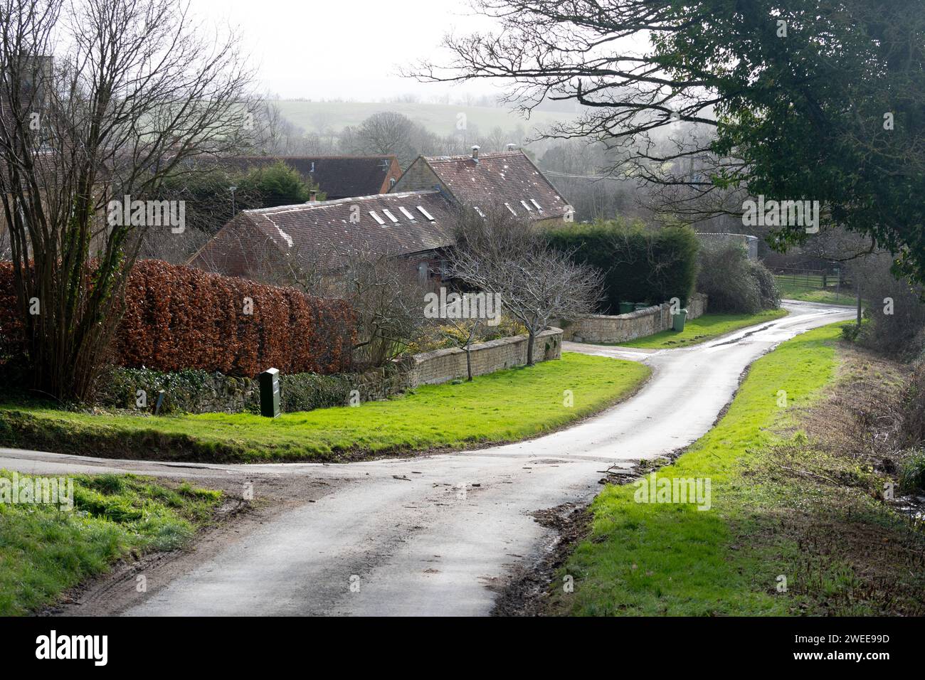 Cotswolds winter village hi-res stock photography and images - Alamy
