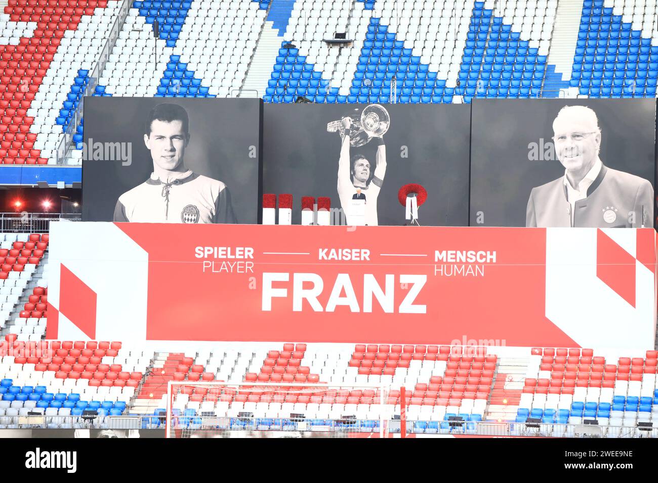 Tausende haben in der Allianz Arena Abschied von der Fussball-Legende Franz Beckenbauer genommen ...