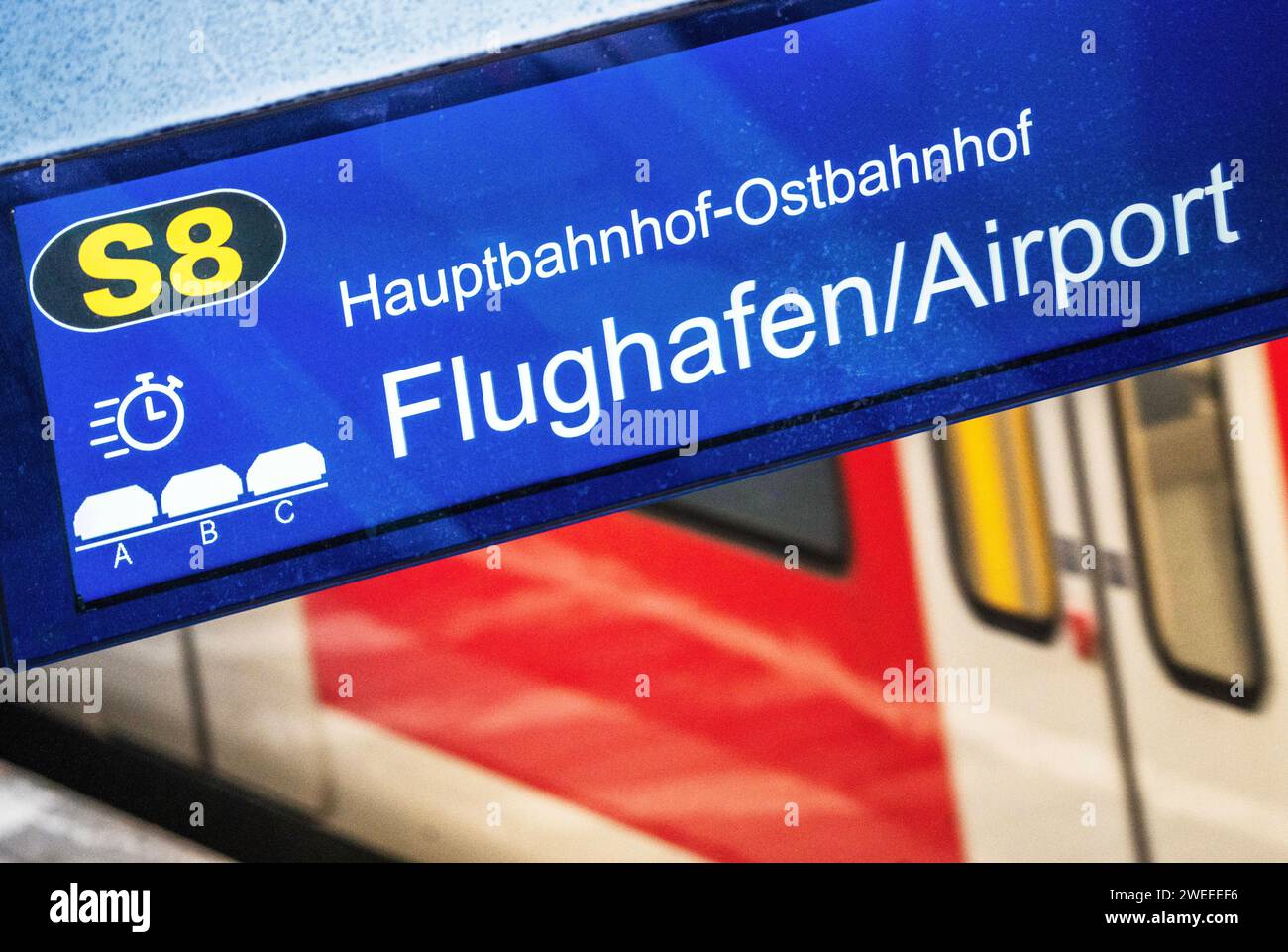 Flughafen-S-Bahn S8 fährt trotz GDL-Streik, München, Januar 2024 ...