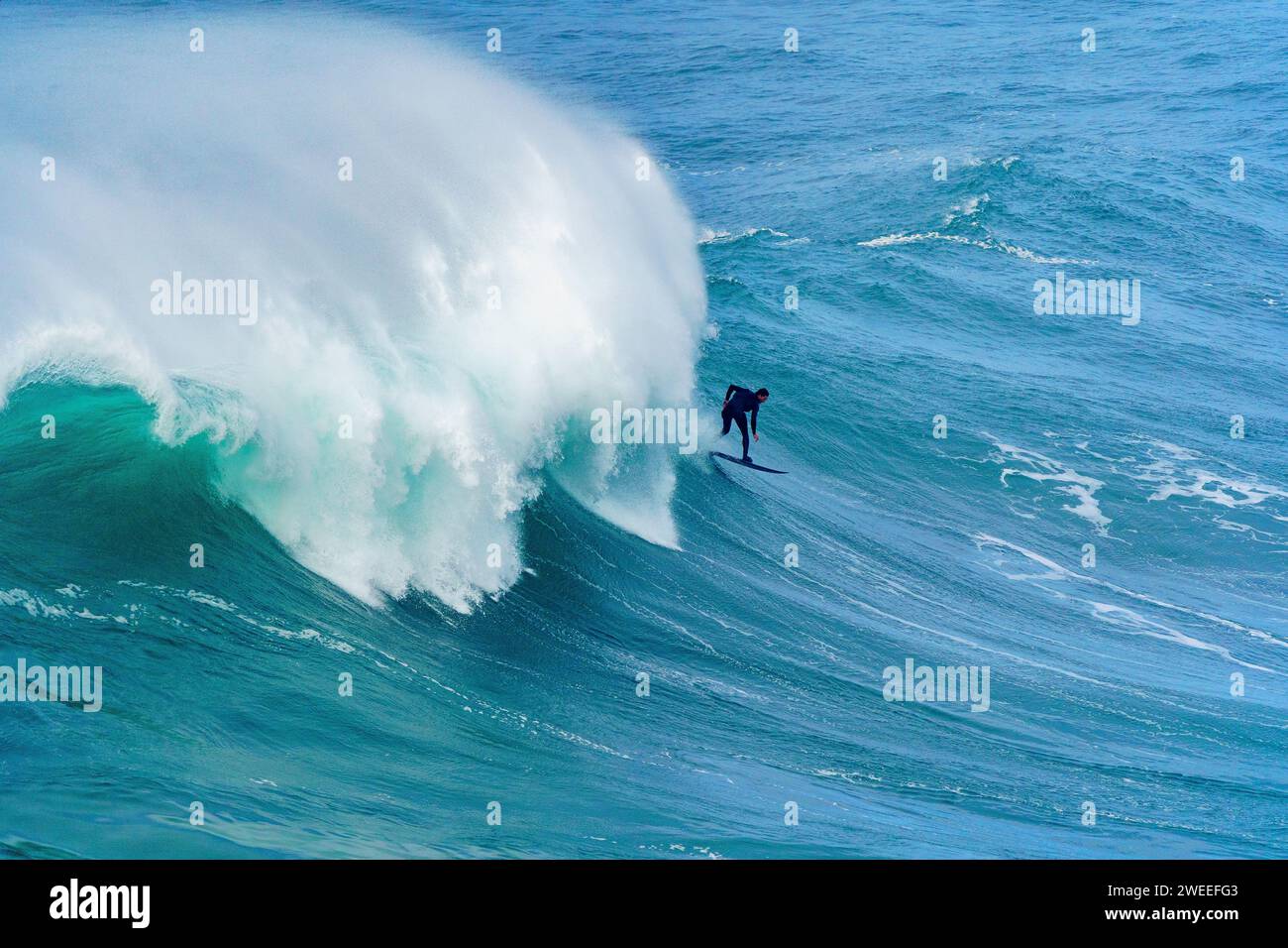 Nazare portugal wave hi-res stock photography and images - Alamy