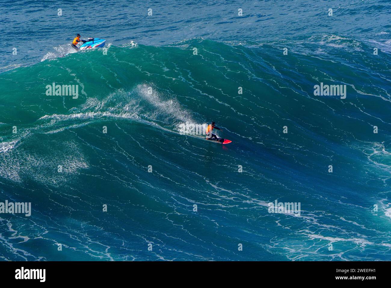 Nazare big wave surf spot hi-res stock photography and images - Alamy