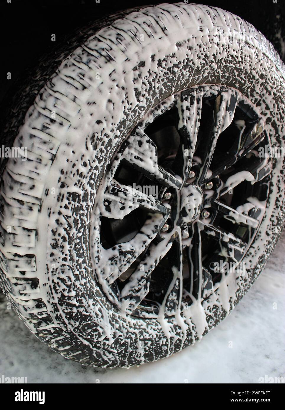 Wheel wash hi-res stock photography and images - Alamy