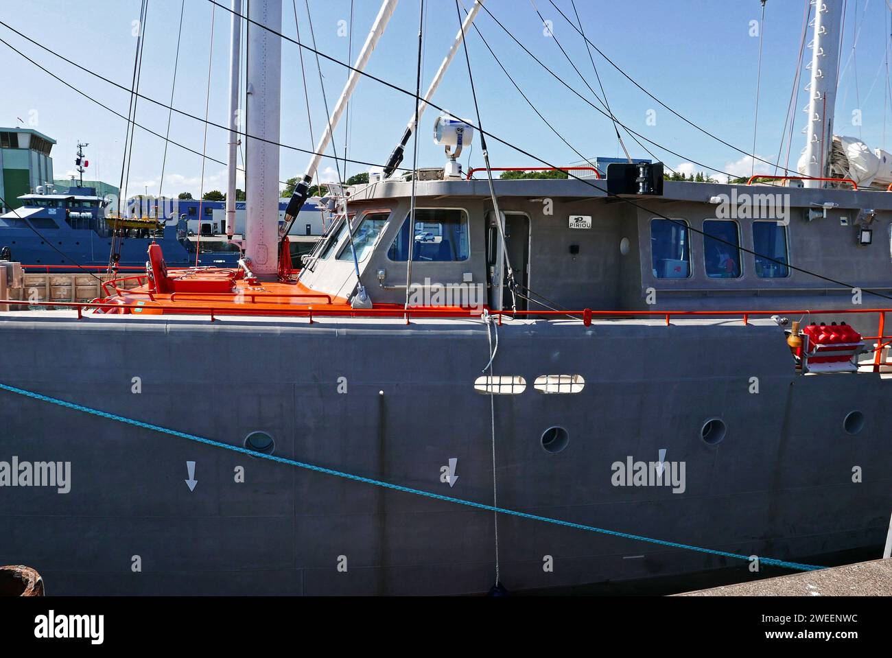 Perseverance, Dr Jean-Louis Etienne sailboat, Polar POD expedition ...