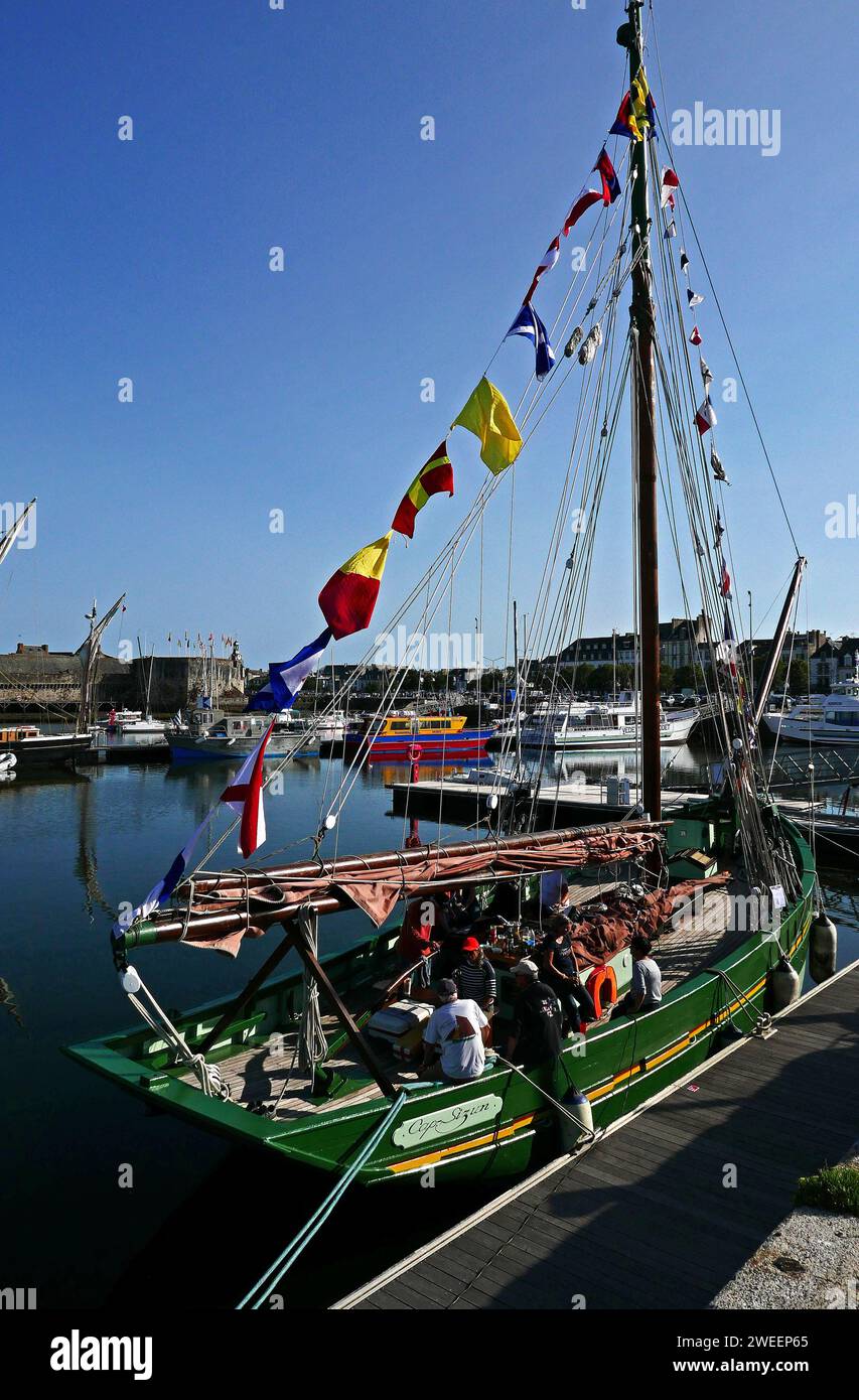 Cap-Cizun old rigging in Port of Concarneau, Filets bleu festival ...