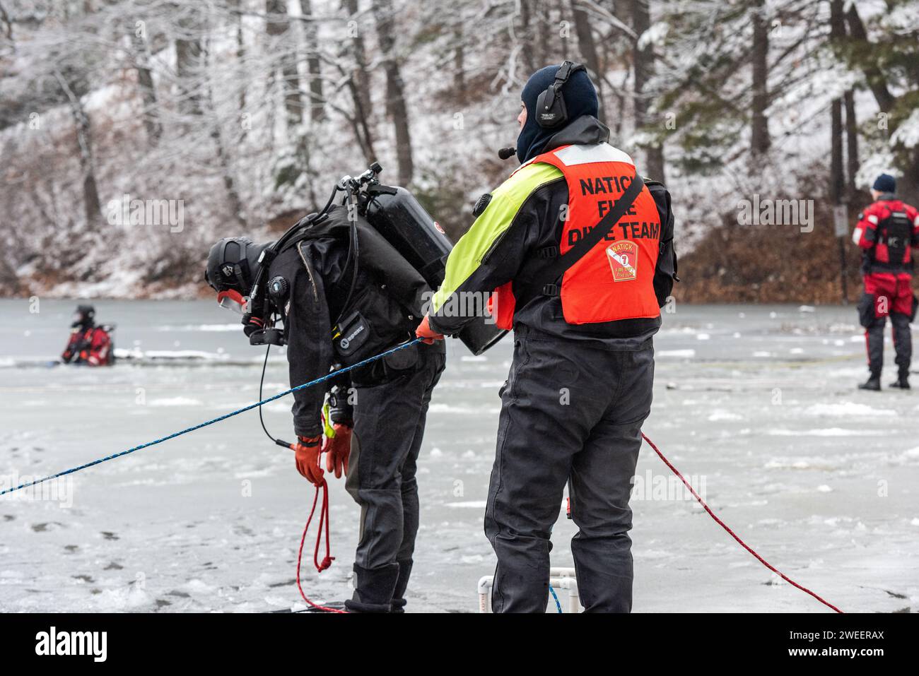 Fire and police with massachusetts district 14 dive team, conducting ...