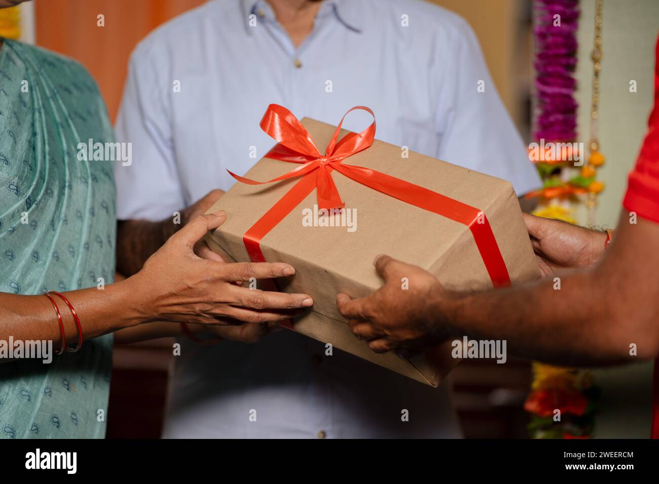 Indian gift exchange hi-res stock photography and images - Alamy