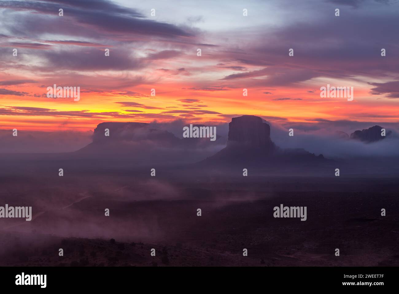 Colorful sunrise over Elephant Butte & Spearhead Mesa in the Monument ...
