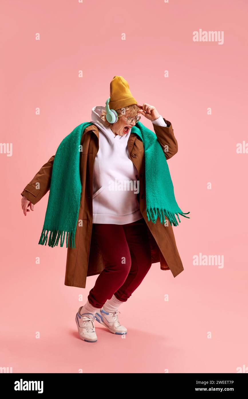 Fashion grandma hi-res stock photography and images - Alamy