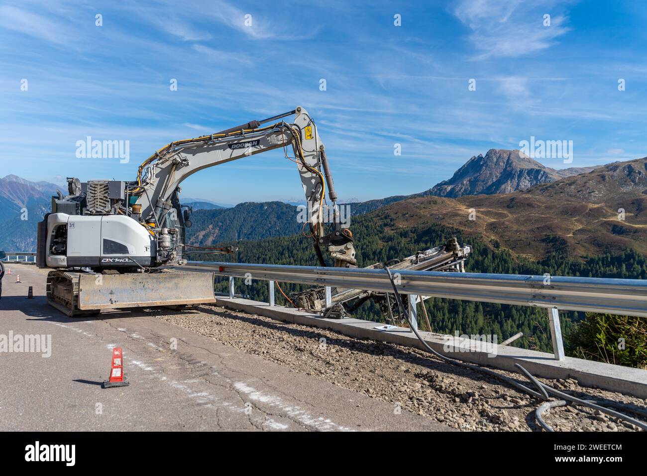 Bagger erdbewegung hi-res stock photography and images - Alamy