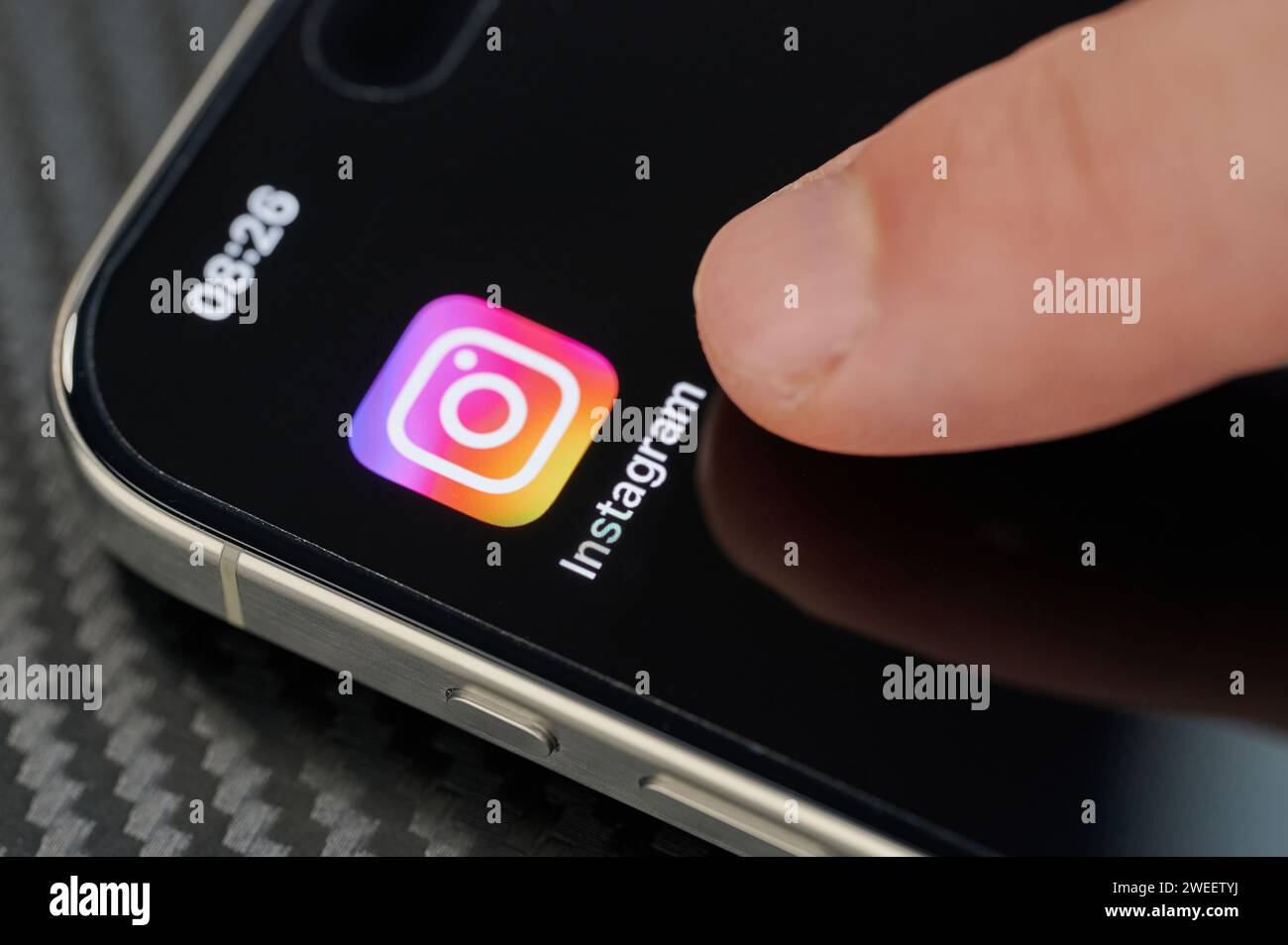 Iphone 15 touching screen hi-res stock photography and images - Alamy