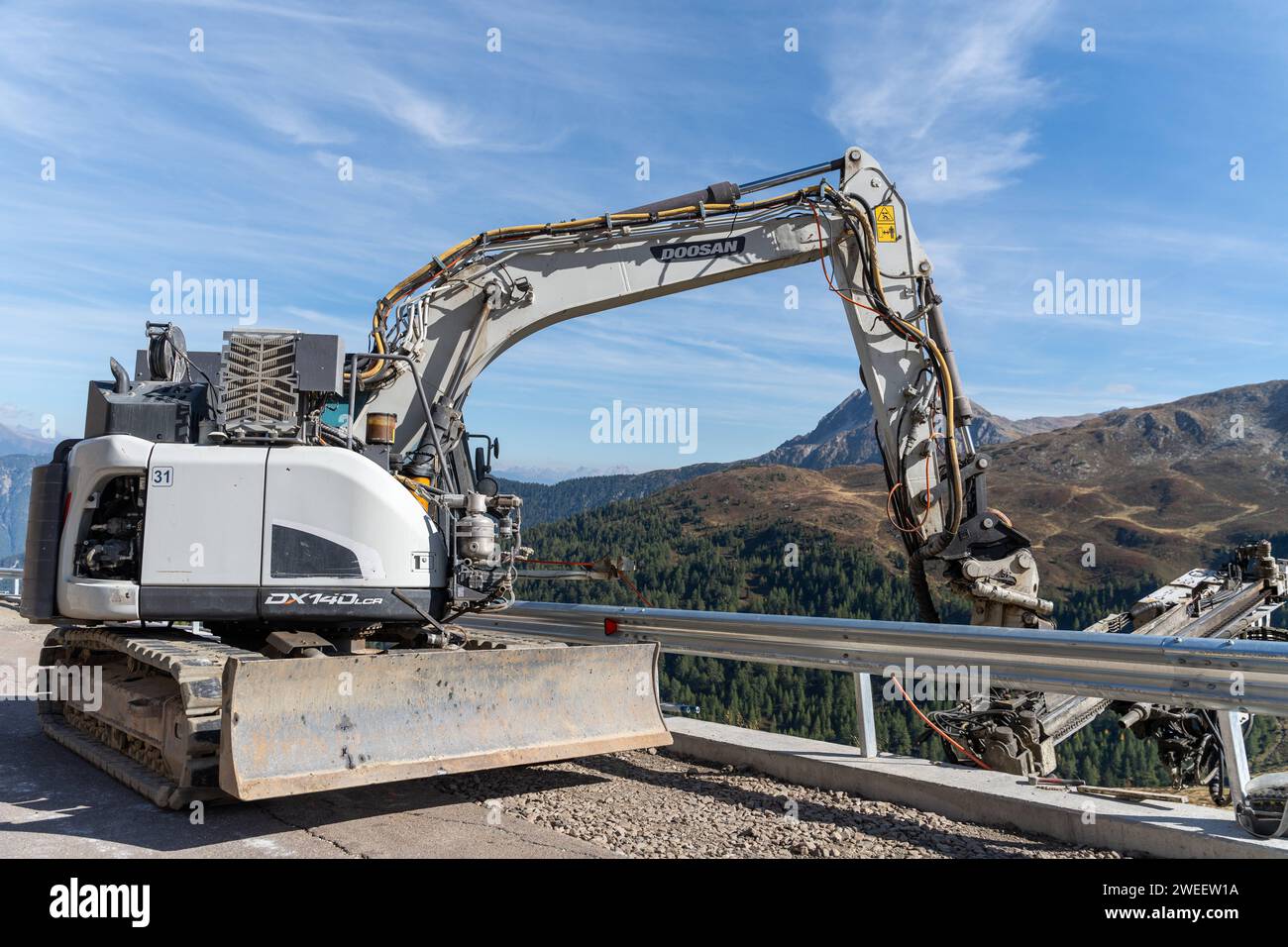 Bagger erdbewegung hi-res stock photography and images - Alamy
